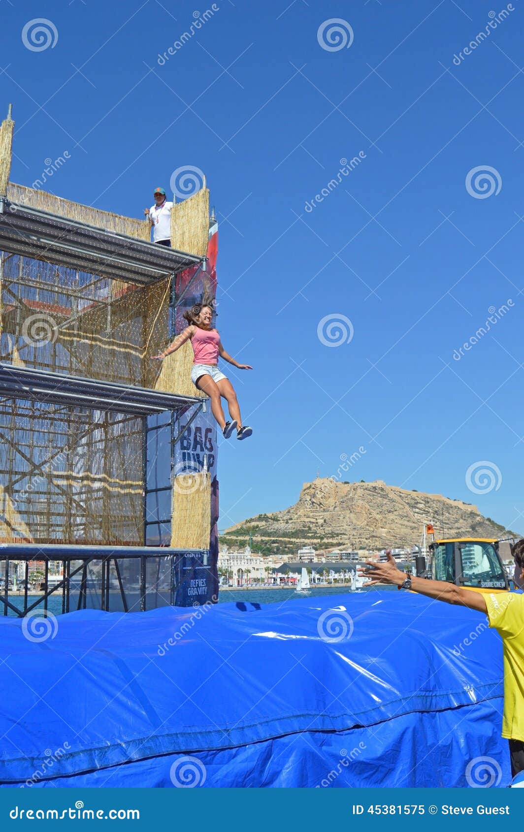 Base Jumping Competition editorial image. Image of lady - 45381575