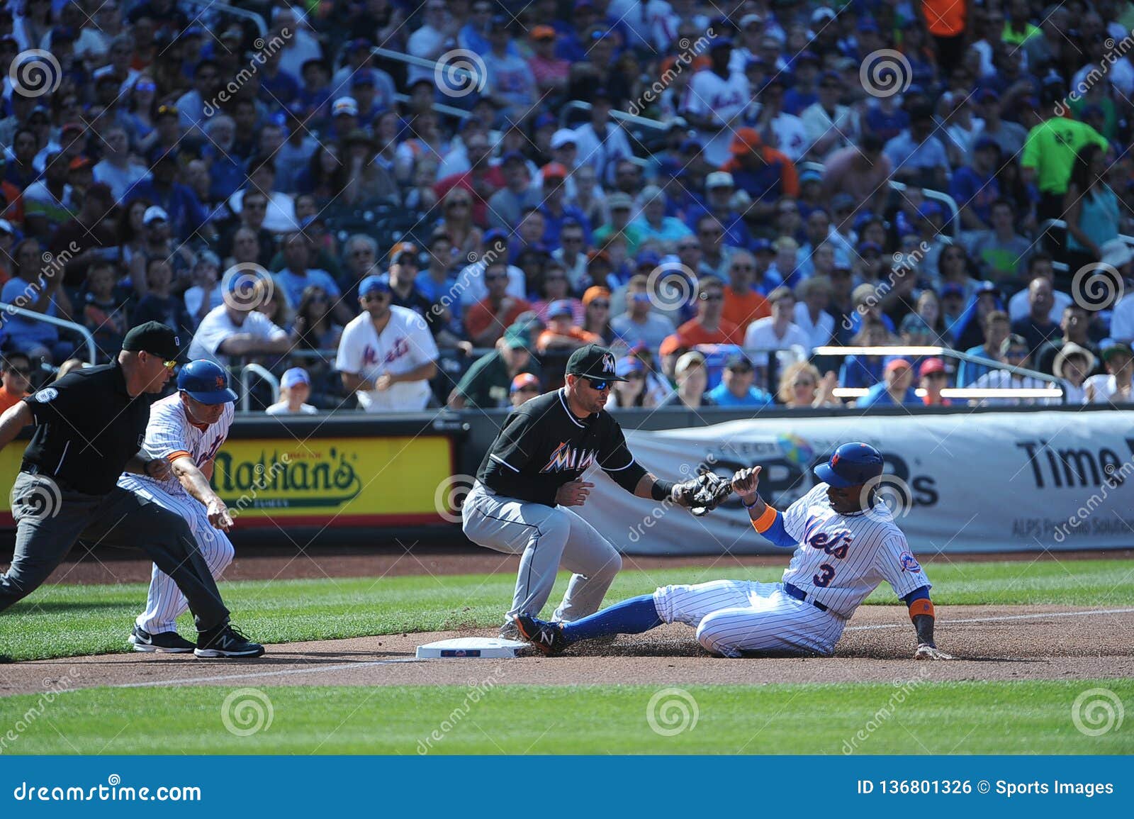 Baseball Action editorial photo. Image of success, baseball - 136801326