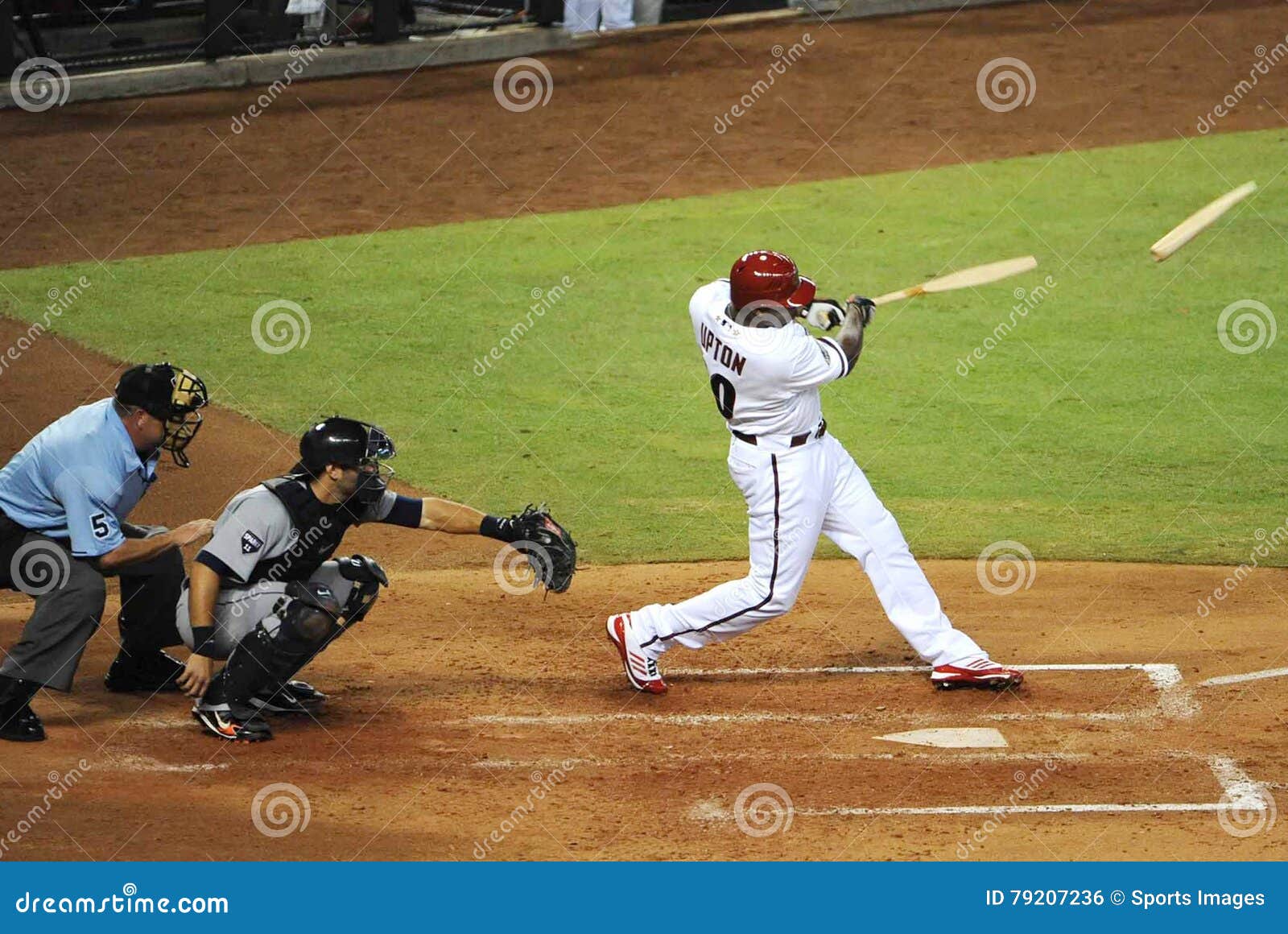 Baseball Bat Splitting. editorial photo. Image of play - 79207236