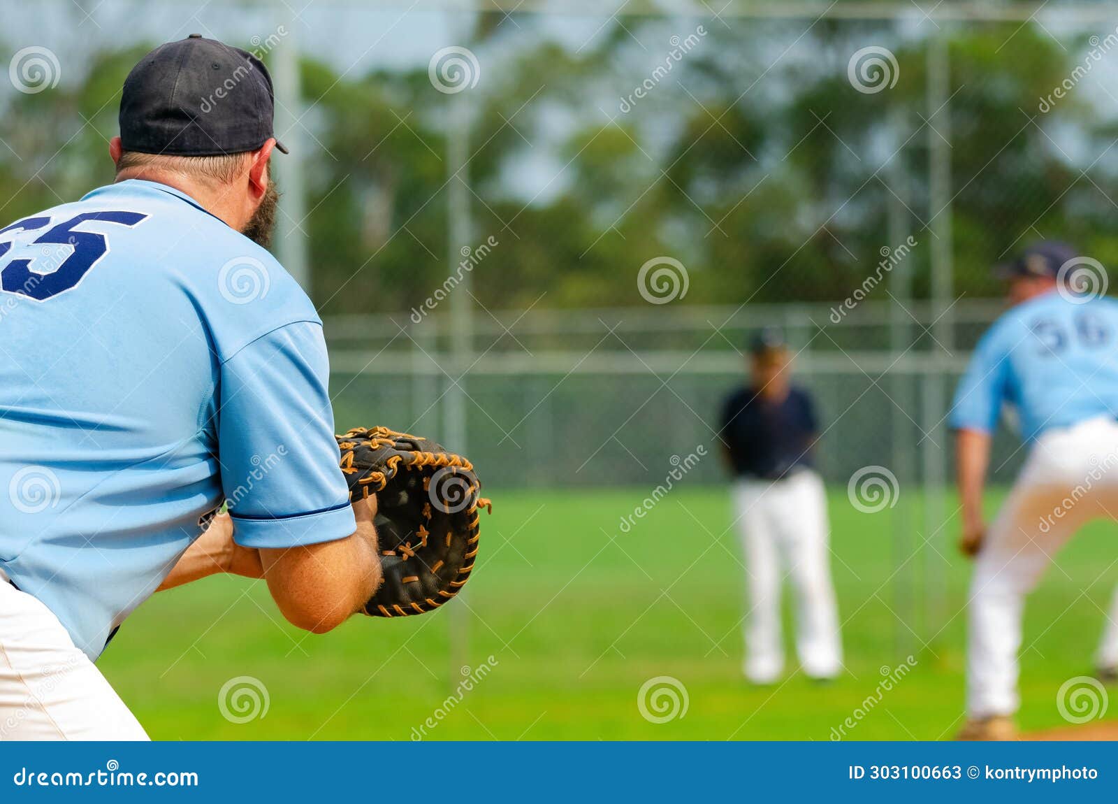 1st Baseman Standing