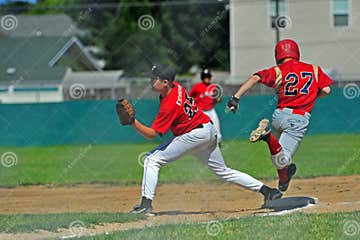 Baseball out at 2nd editorial photo. Image of baseball - 8179646