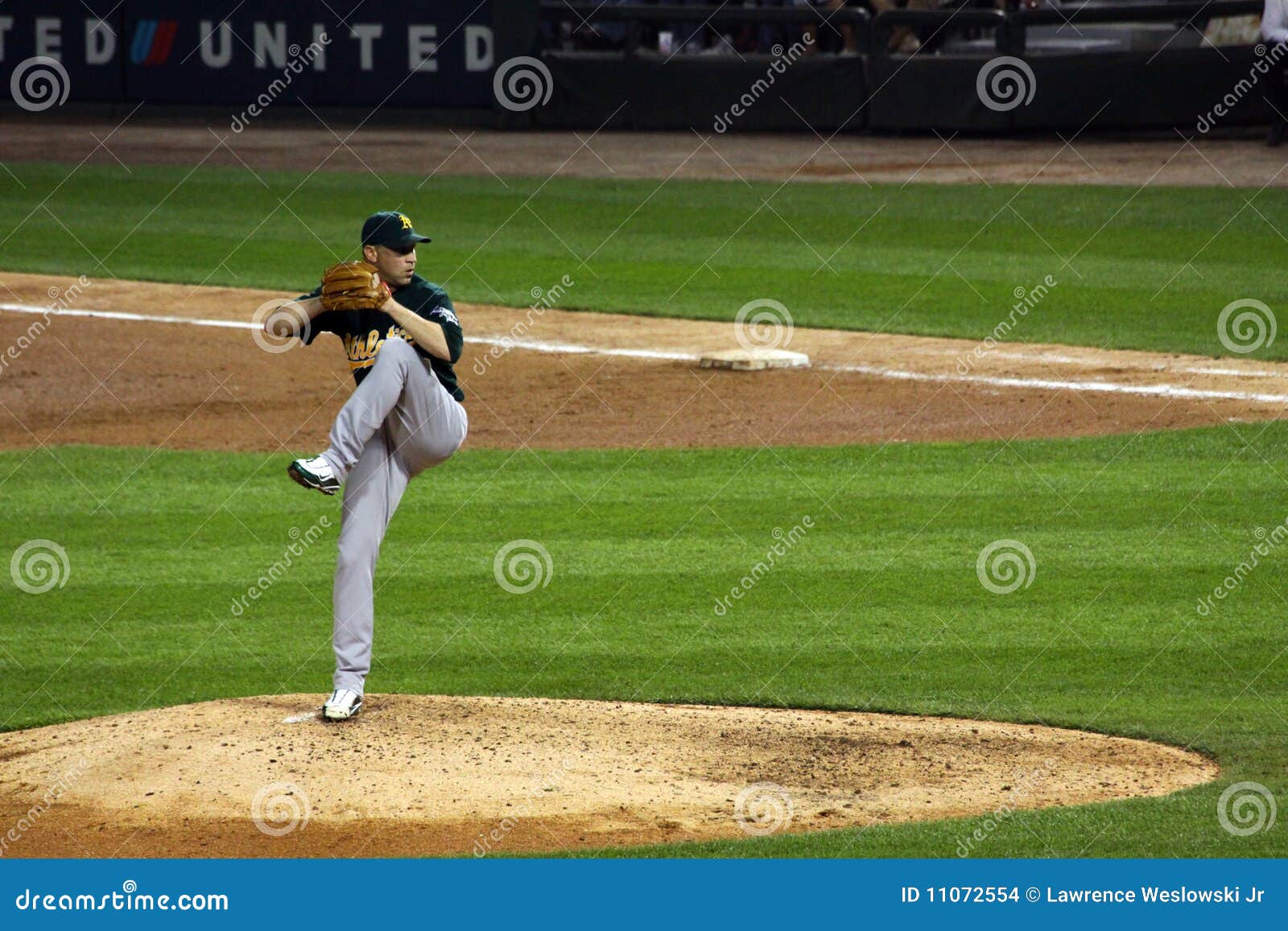 Baseball - the windup editorial stock image. Image of night - 11072554