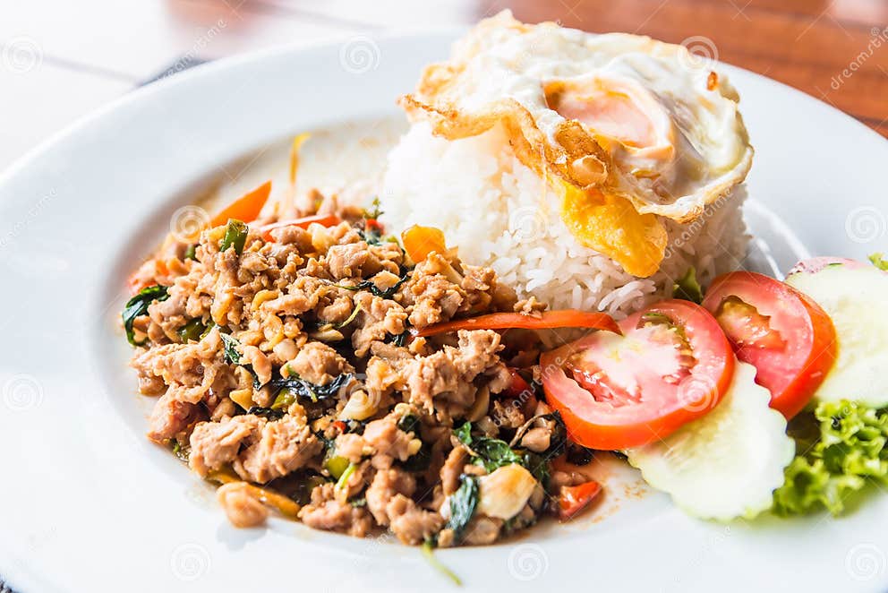 Basil lamb and fried egg stock image. Image of leaf, healthy - 70655011