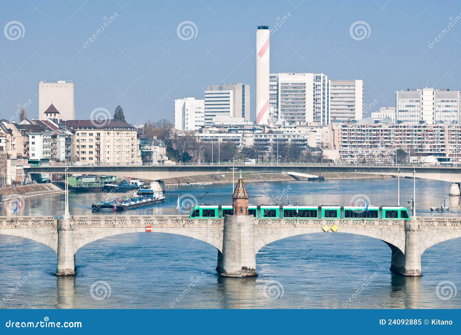 Basileia, Switzerland Com Ponte Média Imagem de Stock - Imagem de ...