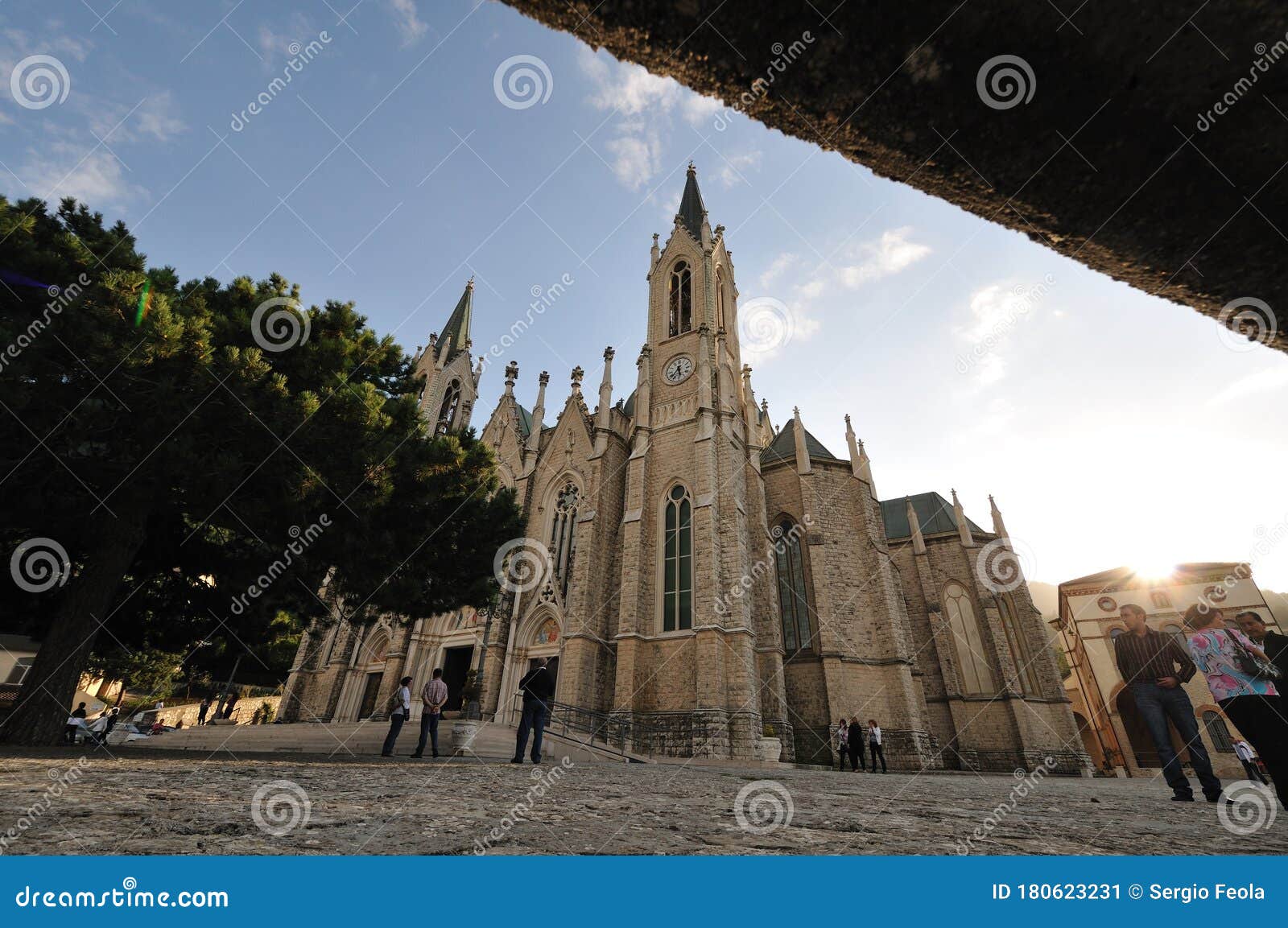 Basilica of Castelpetroso editorial photo. Image of heritage - 180623231