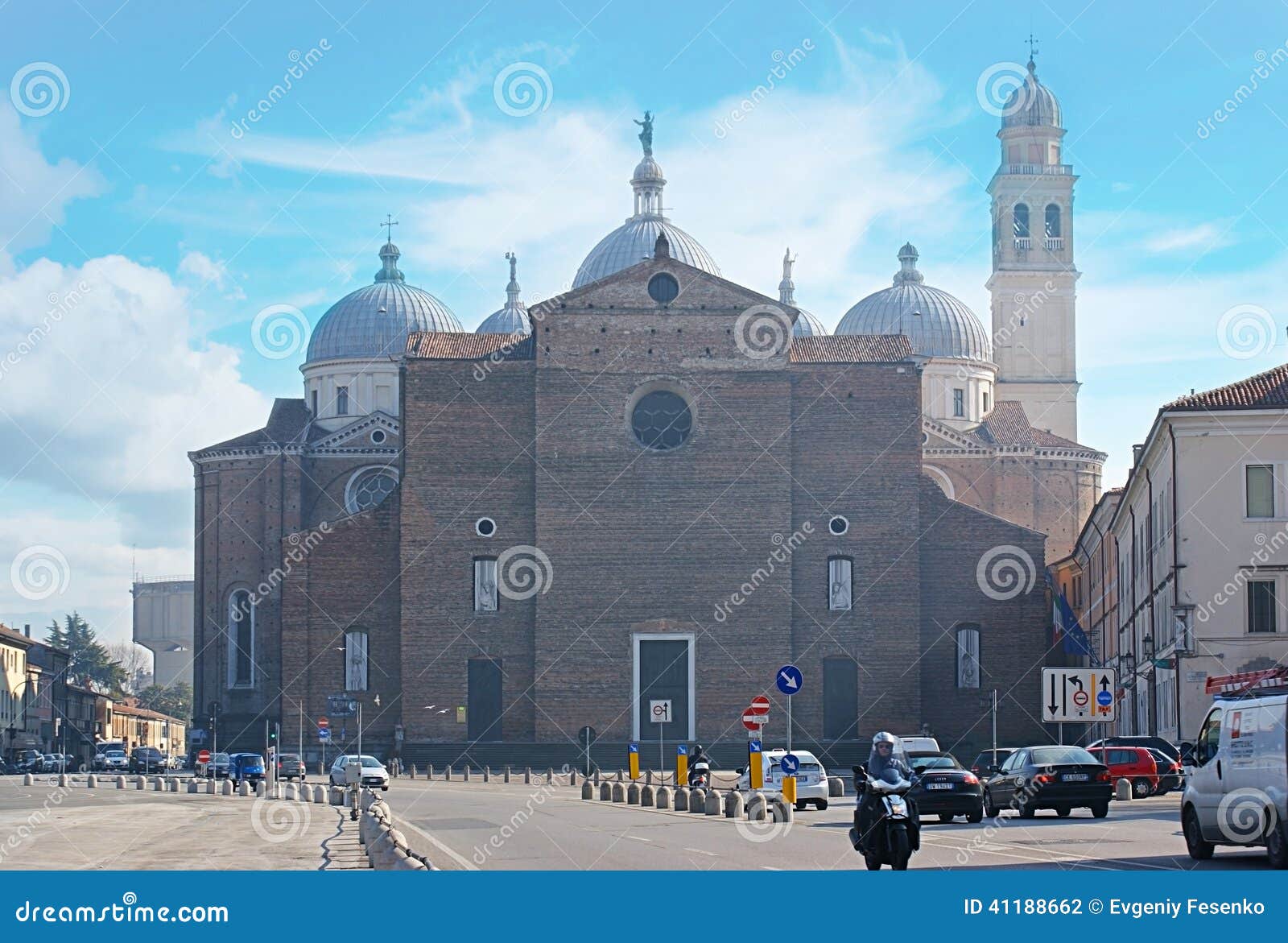 Basilica della st Giustina fotografia editoriale. Immagine di cityscape ...