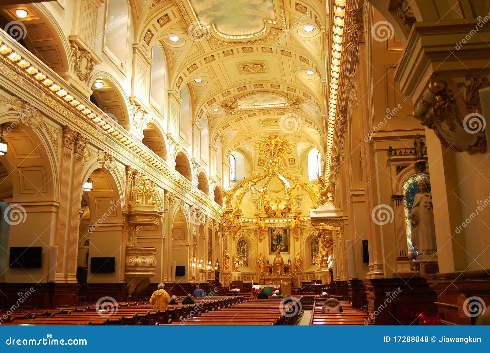Basilique Notre-Dame-de-Quebec Editorial Stock Photo - Image of canada ...