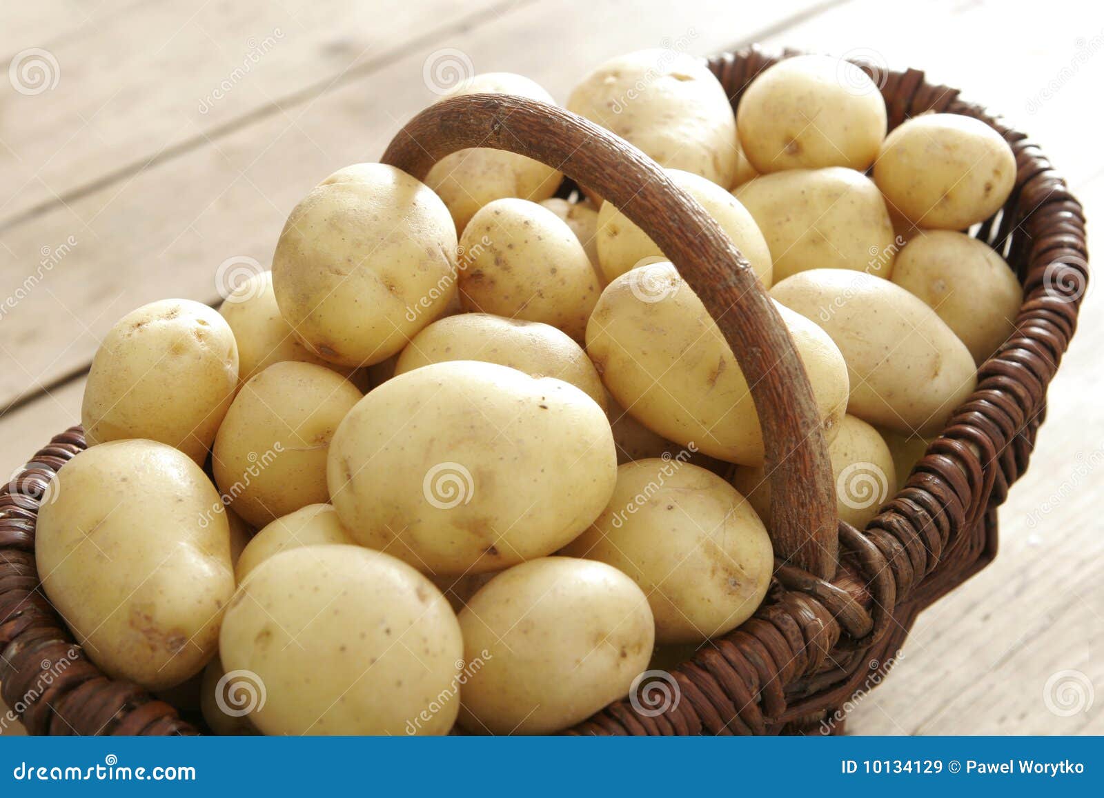 Basket full of potatoes stock image. Image of cook, agriculture - 10134129