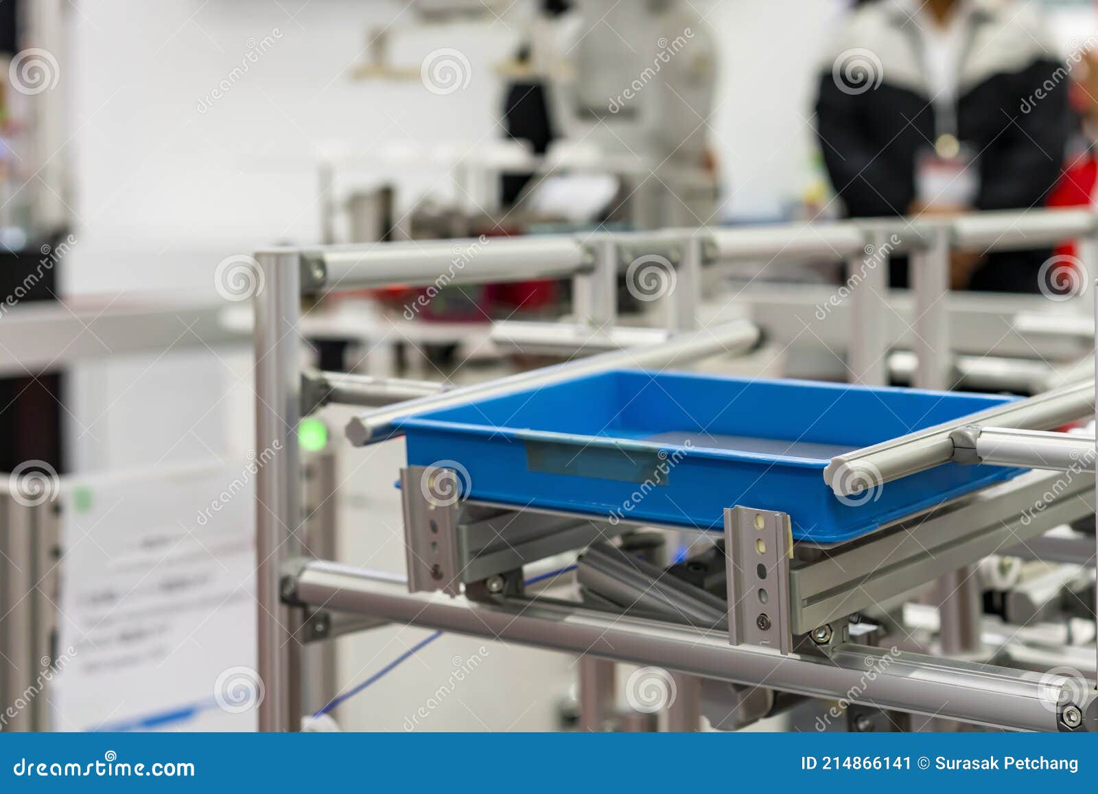 Basket or Plastic Box Container on Roller Rack or Aluminum Shelf for ...