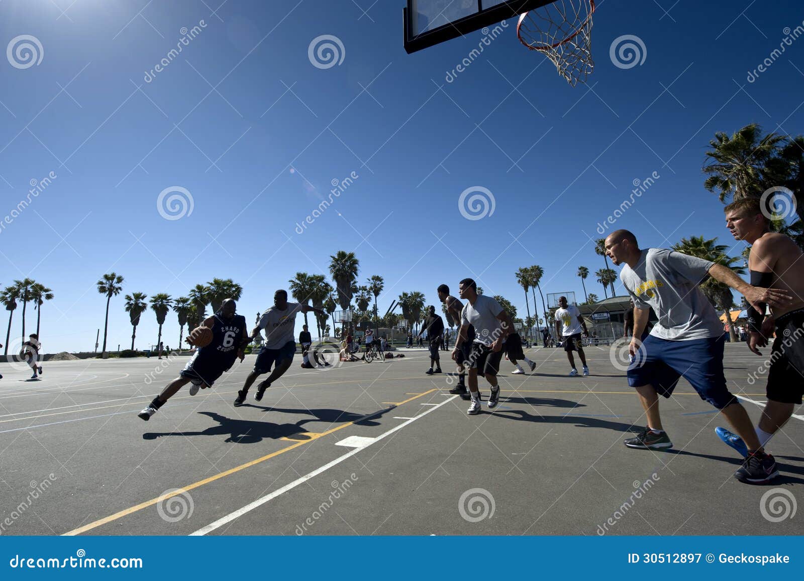 Basketbal redactionele fotografie. Image of strand, californië - 30512897