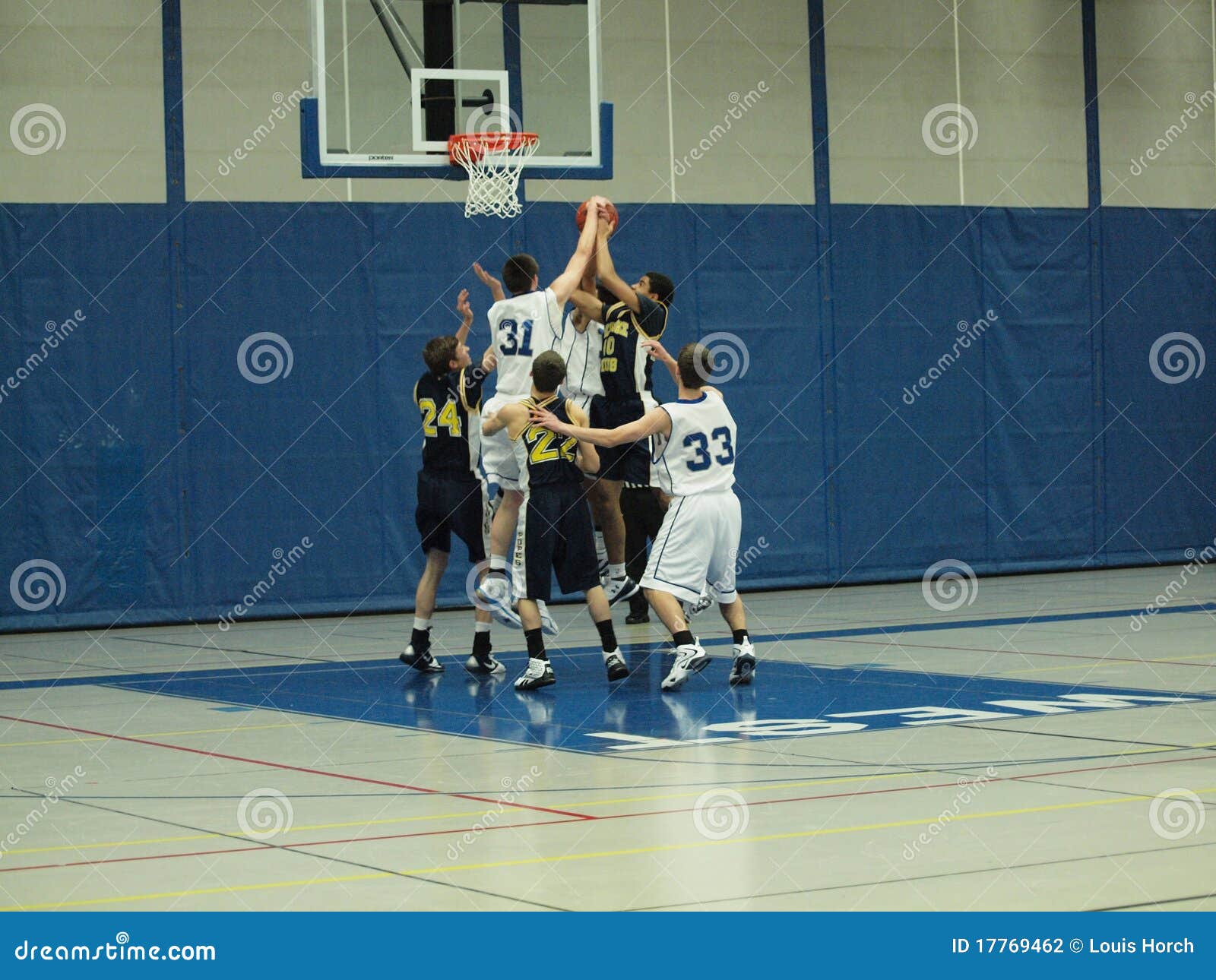 Basketball Action editorial photography. Image of league - 17769462