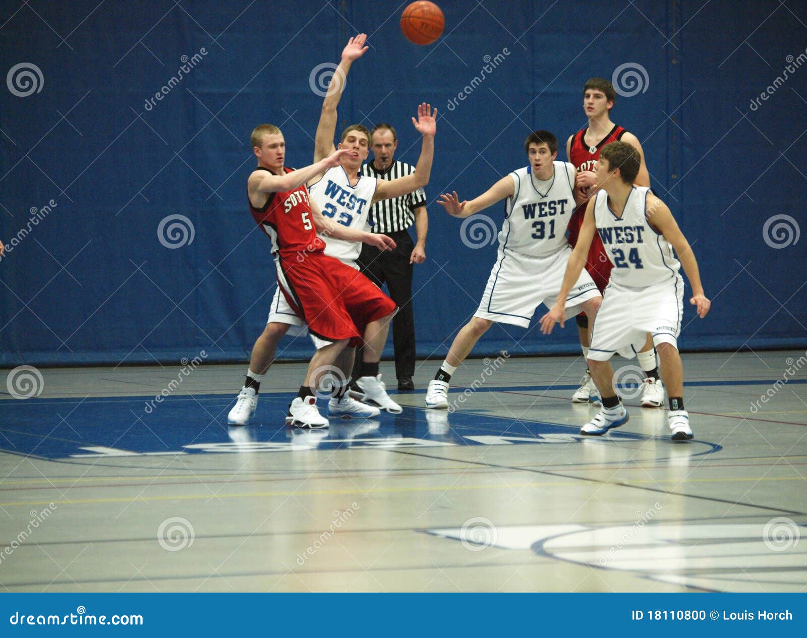 Basketball Action editorial image. Image of reach, match - 18110800