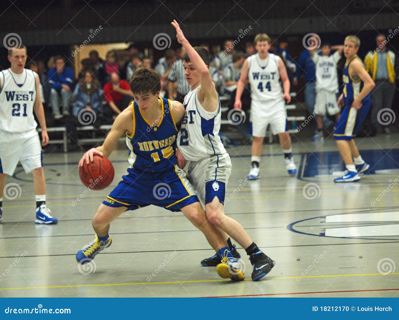Basketball Action editorial image. Image of defense, move - 18212170
