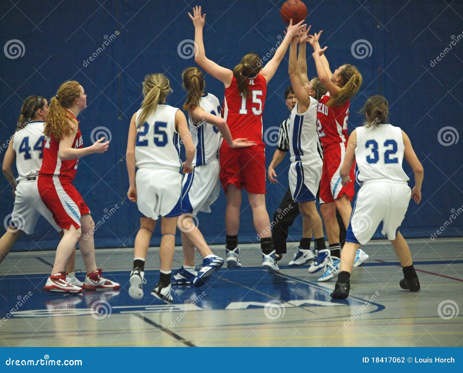 Basketball Action editorial photography. Image of league - 18417062