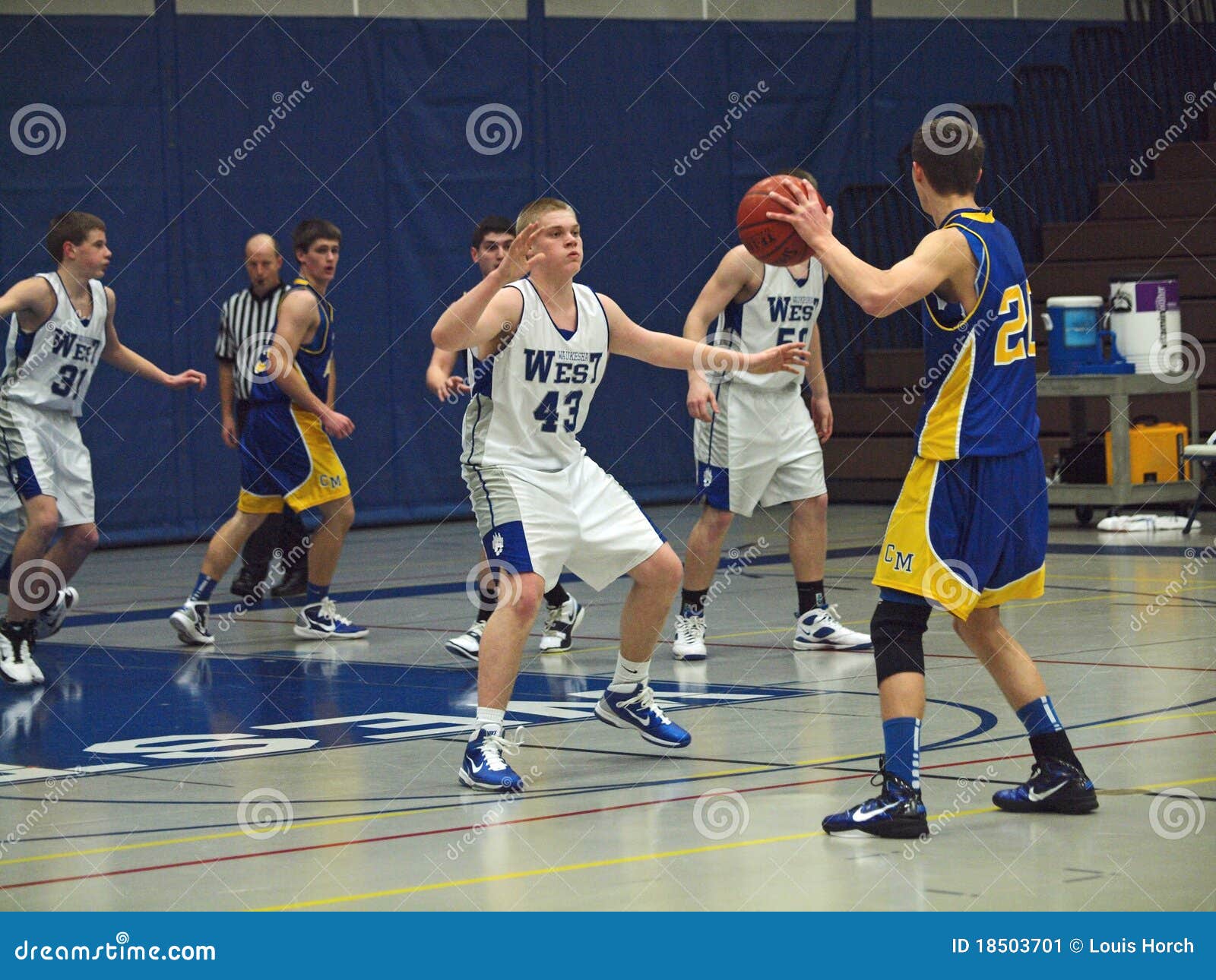 Basketball Action editorial photo. Image of score, hoops - 18503701