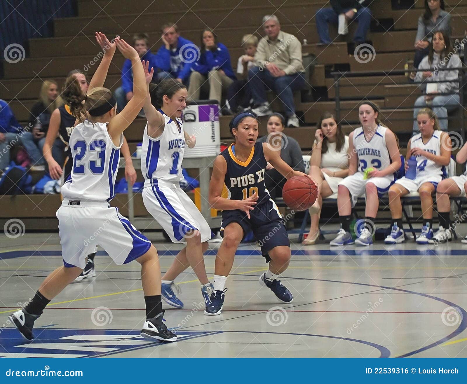 Basketball Action editorial photo. Image of challenge - 22539316