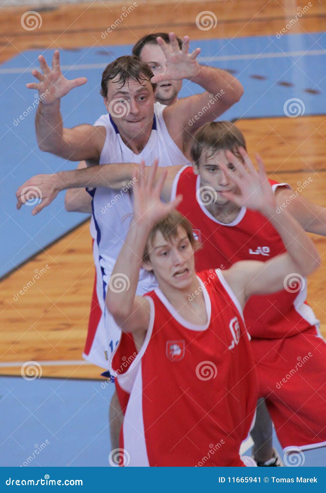 Basketball match editorial photo. Image of active, figure - 11665941