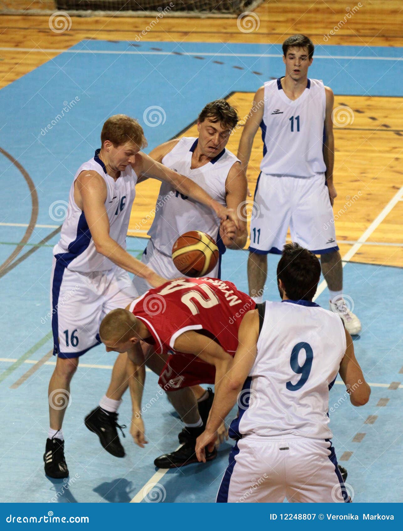 BASKETBALL MATCH editorial photography. Image of league - 12248807