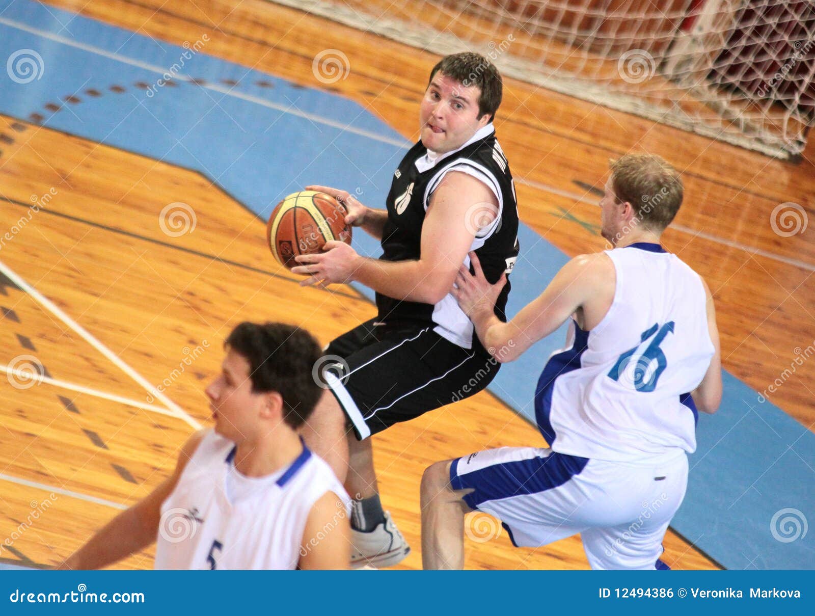 BASKETBALL MATCH editorial photo. Image of active, jump - 12494386