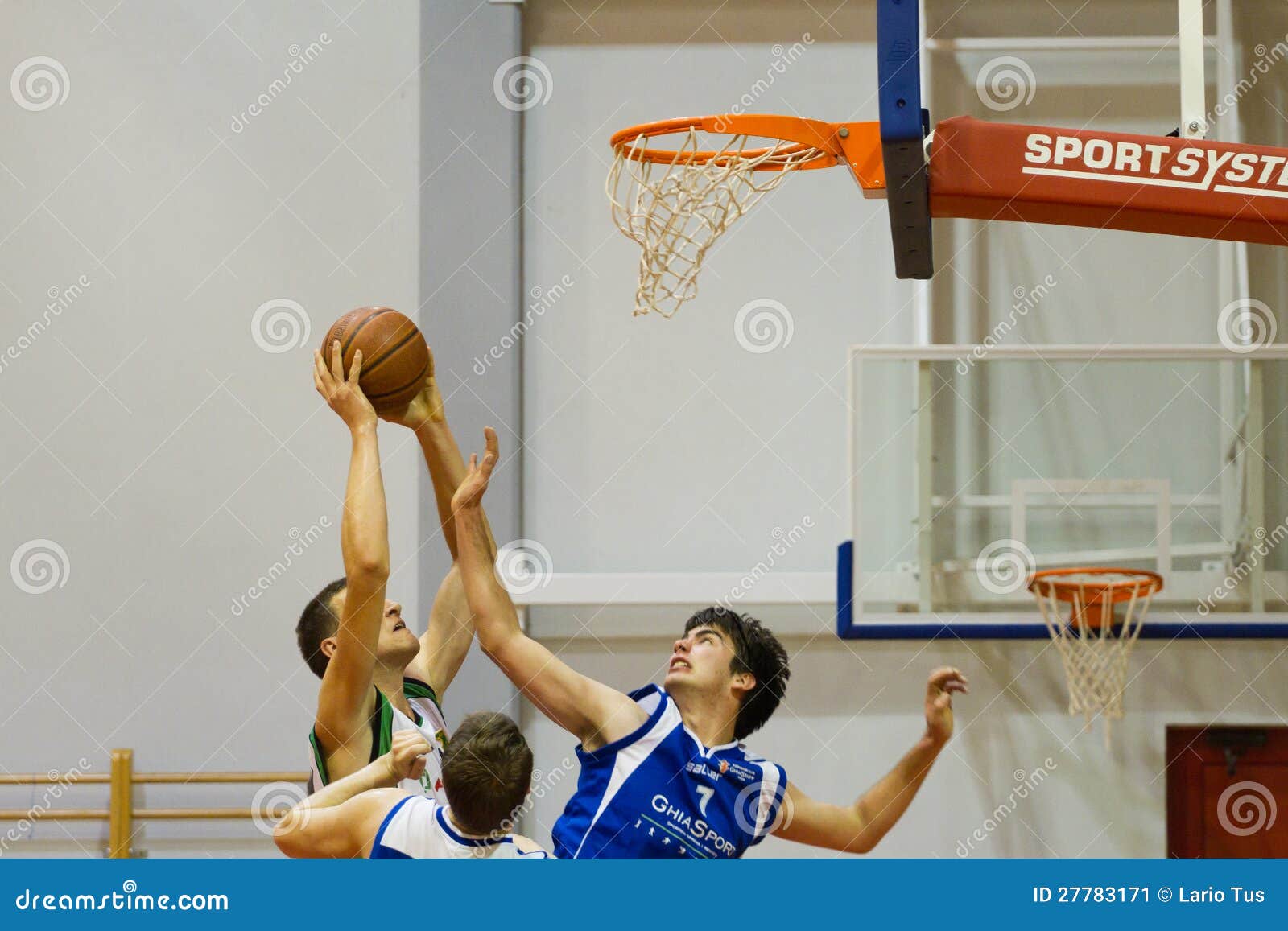 Basketball match editorial photo. Image of inetrior, college - 27783171