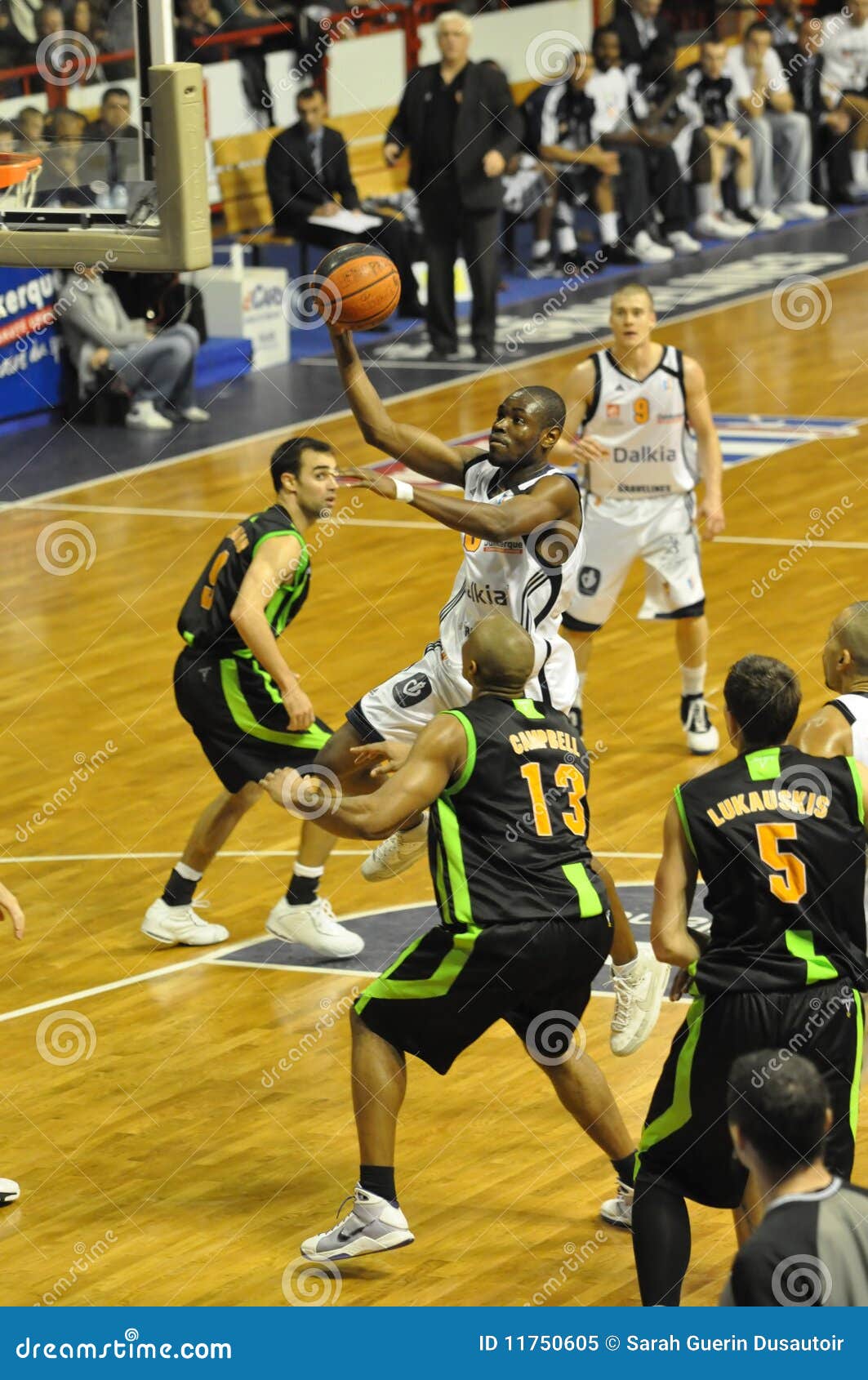 Basketball match, Pro a editorial image. Image of match - 11750605