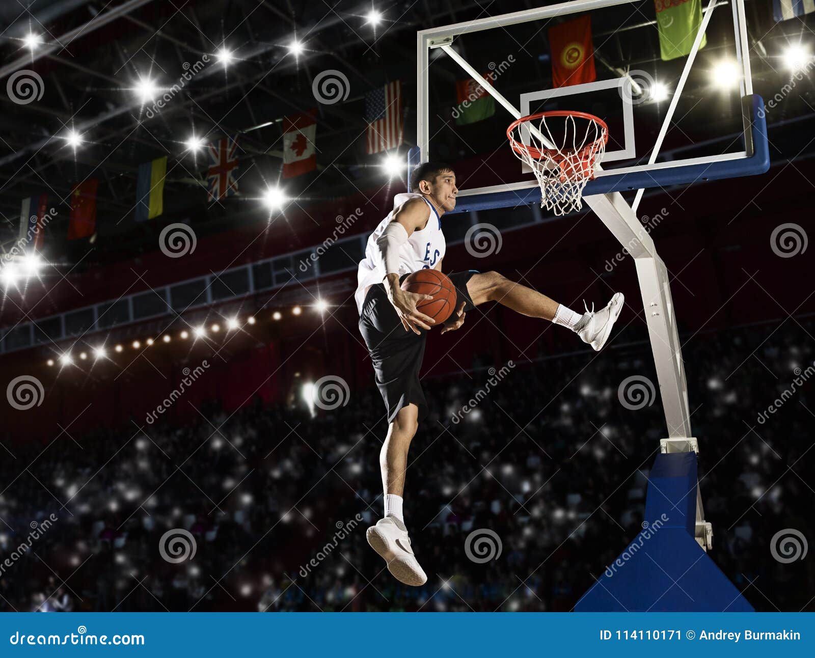 Basketball Player in Action Stock Image - Image of dunk, descent: 114110171