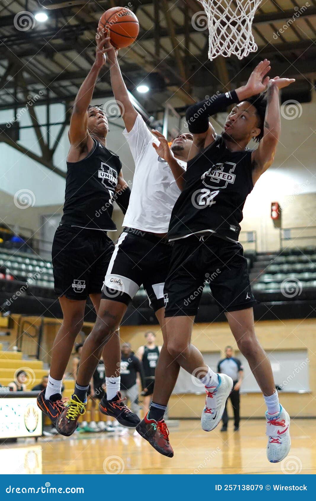 Basketball Player Dunking the Ball into the Hoop Editorial Stock Image ...
