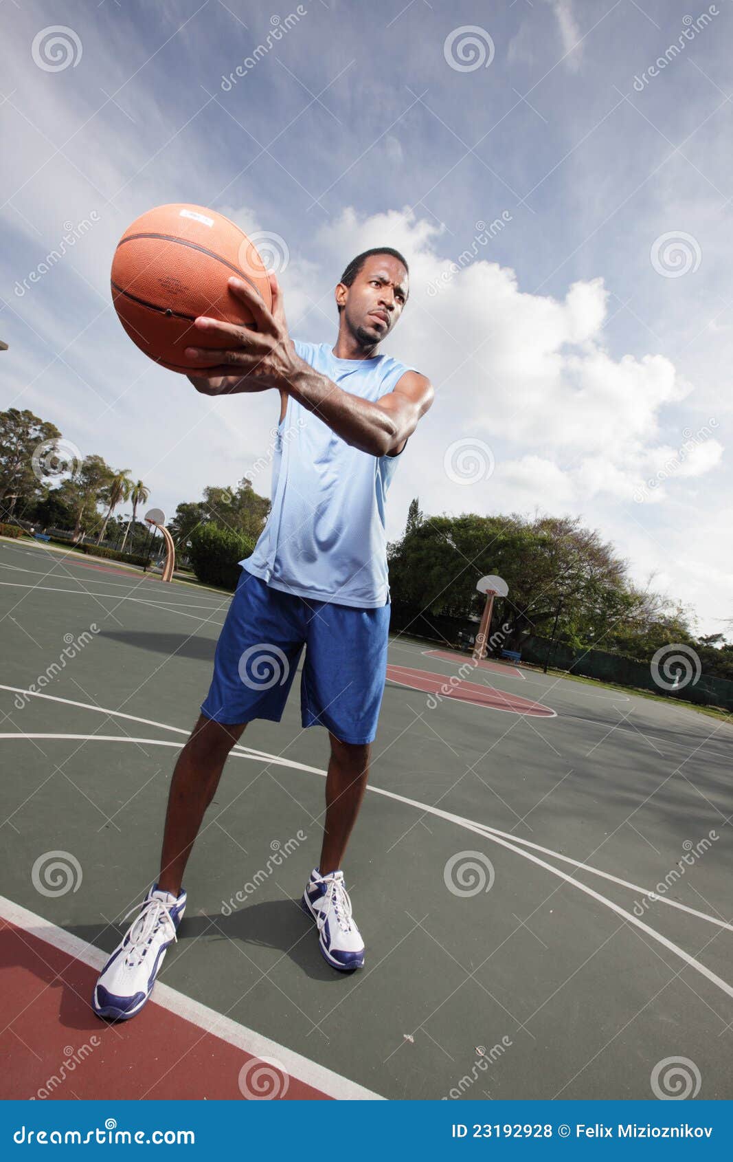 Basketball Player Passing the Ball Stock Photo - Image of sports, play ...