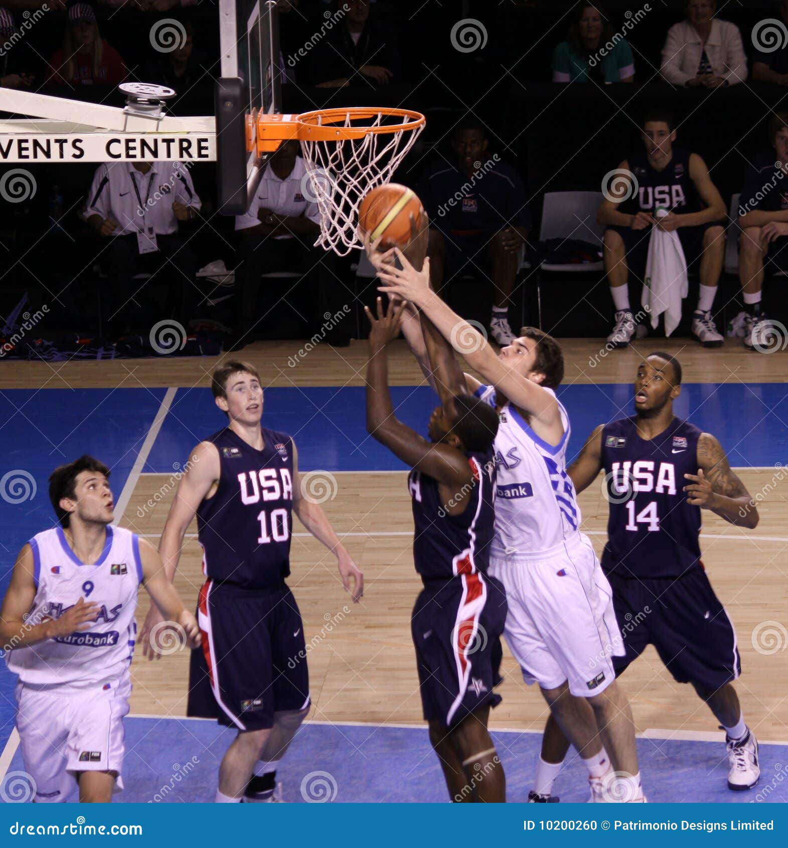 Basketball Player Rebounding Editorial Image - Image of basketball ...