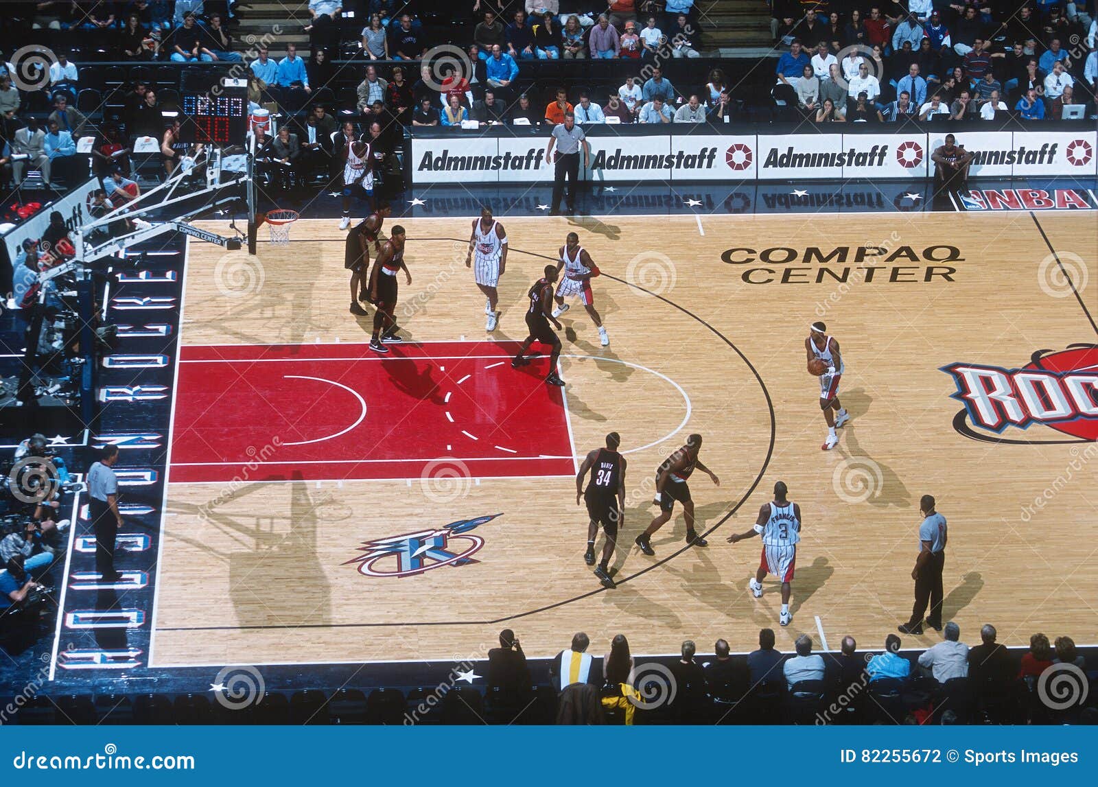 Basketballspiel-Aktion redaktionelles stockfotografie. Bild von energie ...