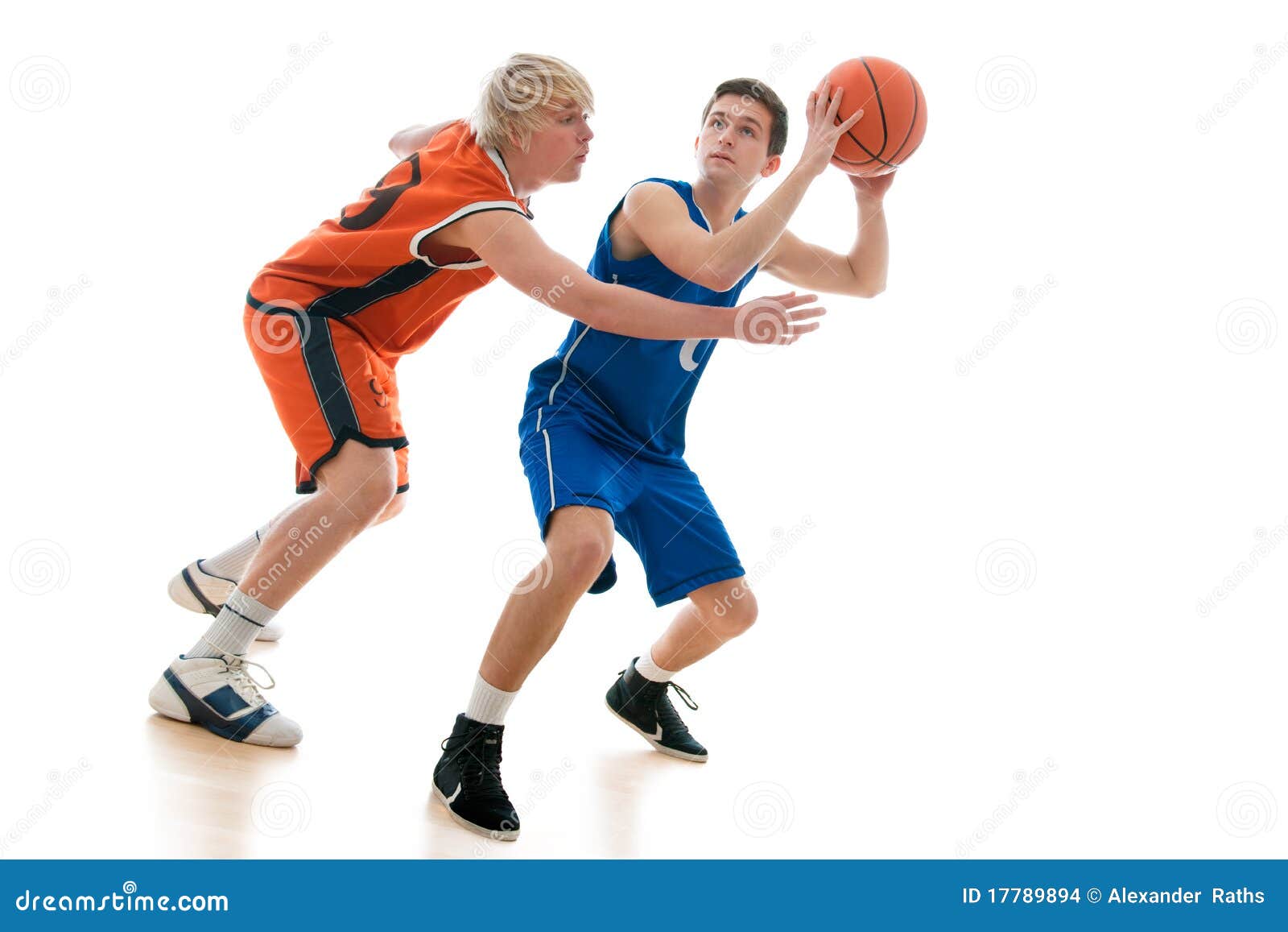 Basketmatch arkivfoto. Bild av öva, konkurrenskraftigt - 17789894
