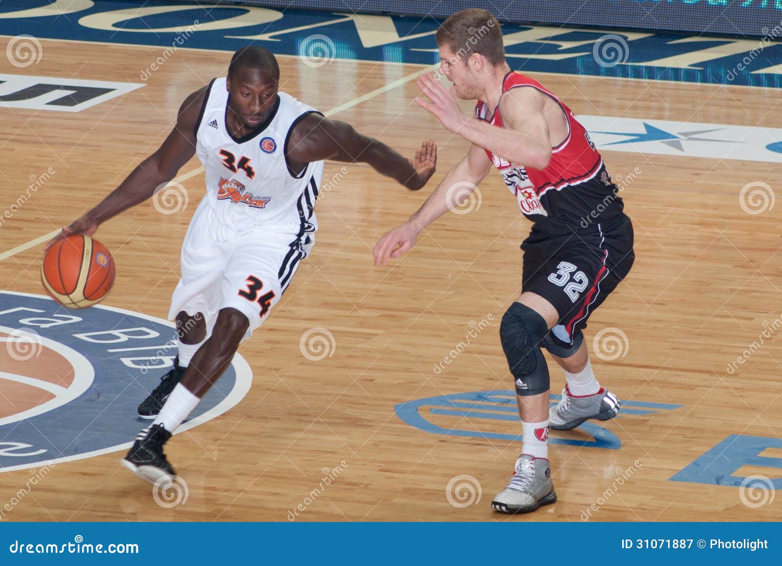Basketmatch redaktionell arkivbild. Bild av titel, finaler - 31071887