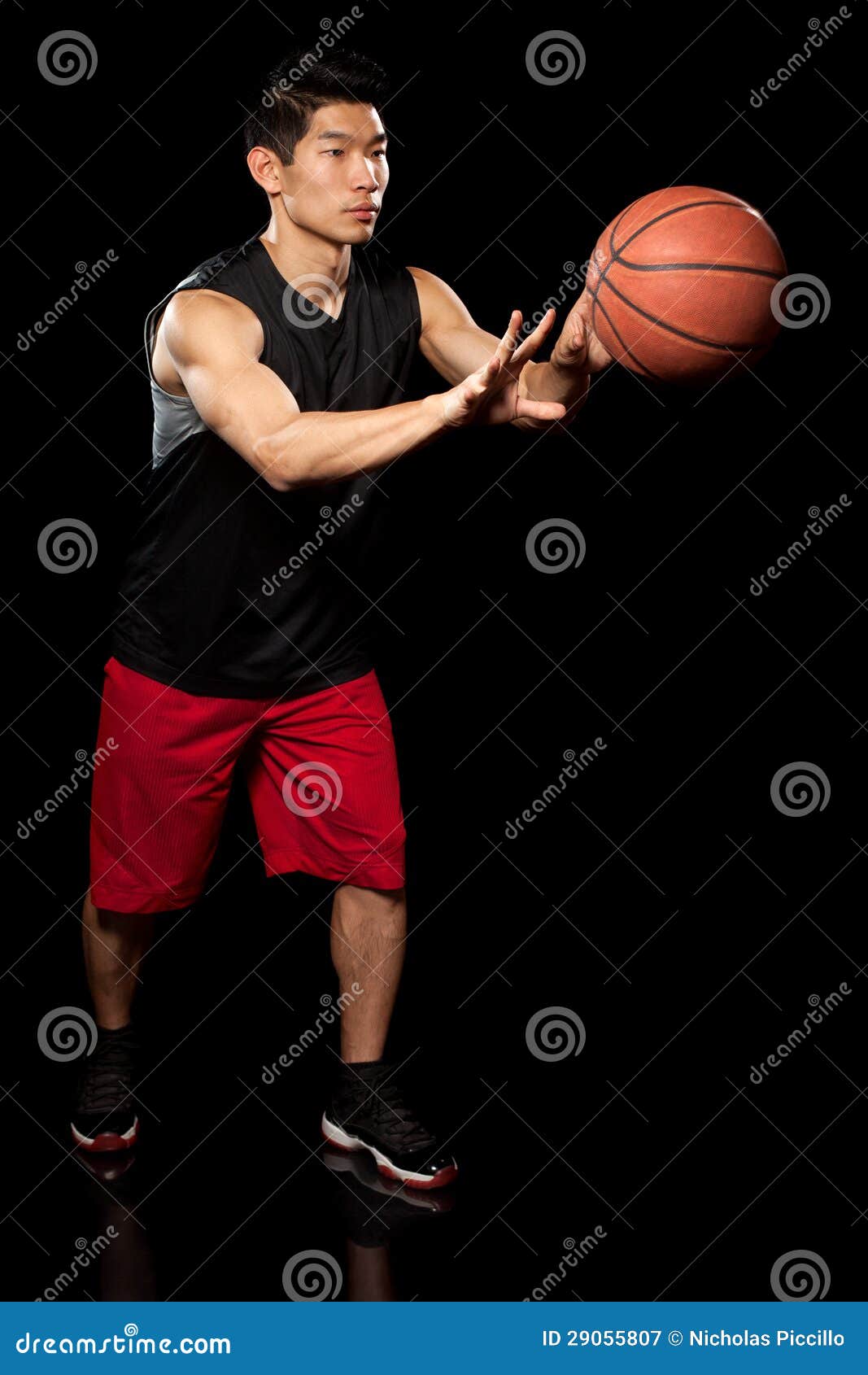 Basketspelare fotografering för bildbyråer. Bild av passera - 29055807