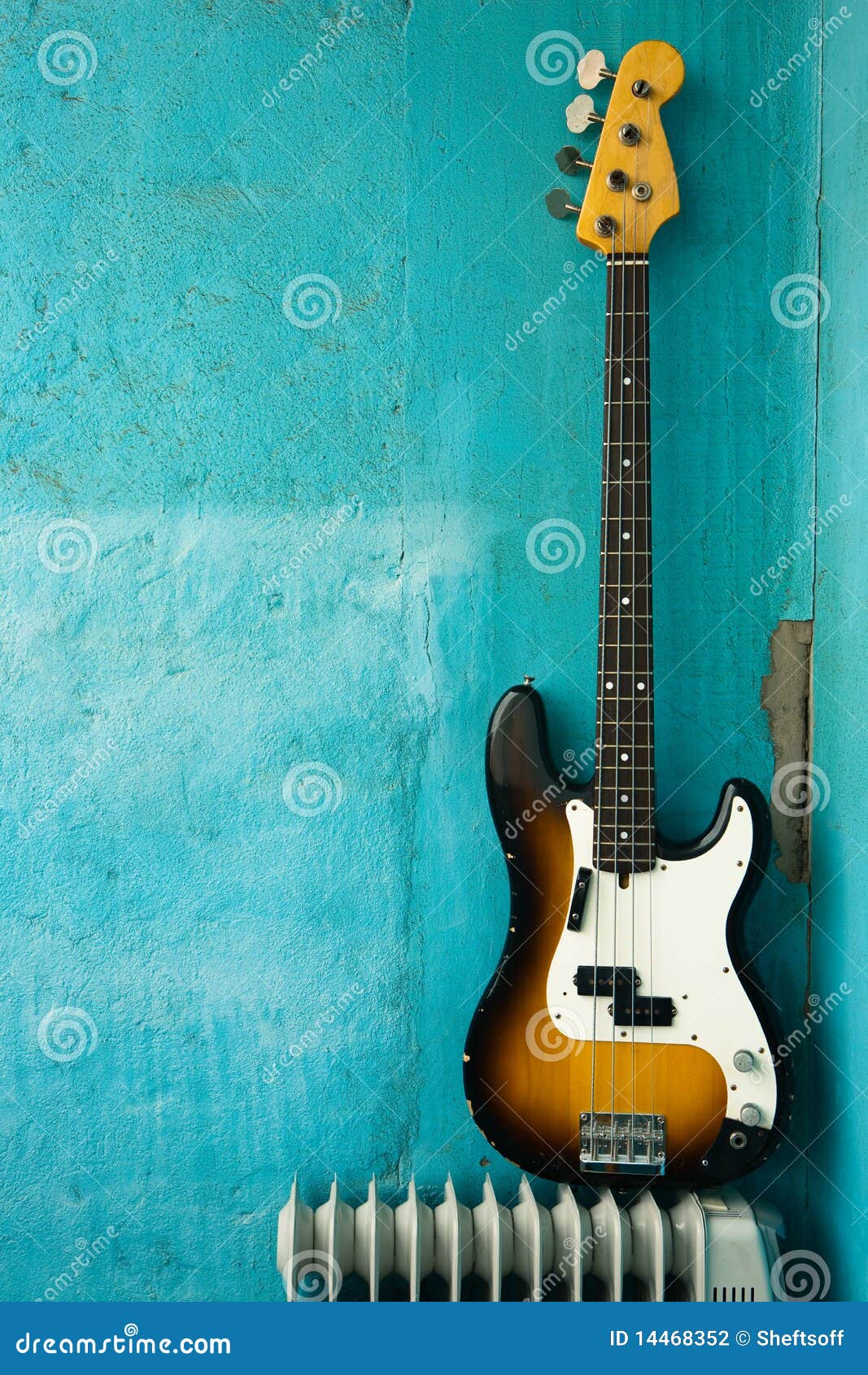 3,097 Grunge Bass Guitar Stock Photos - Free & Royalty-Free Stock ...