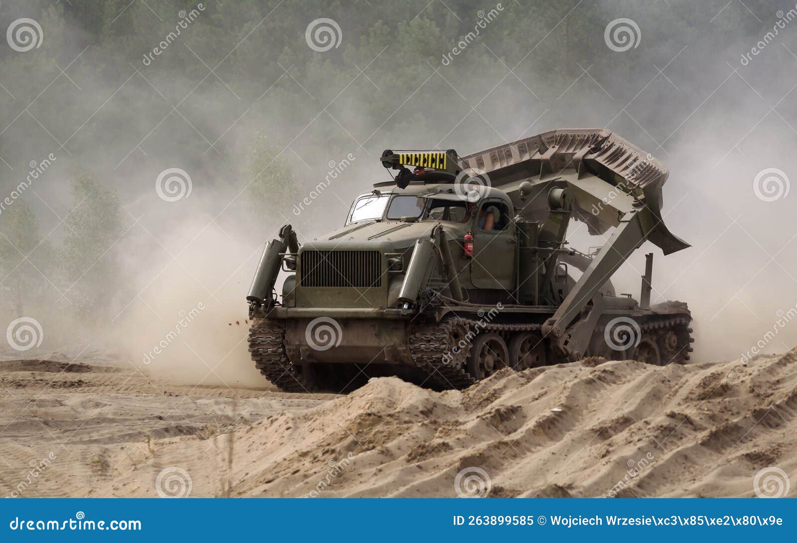 BAT-M editorial image. Image of russia, army, battle - 263899585