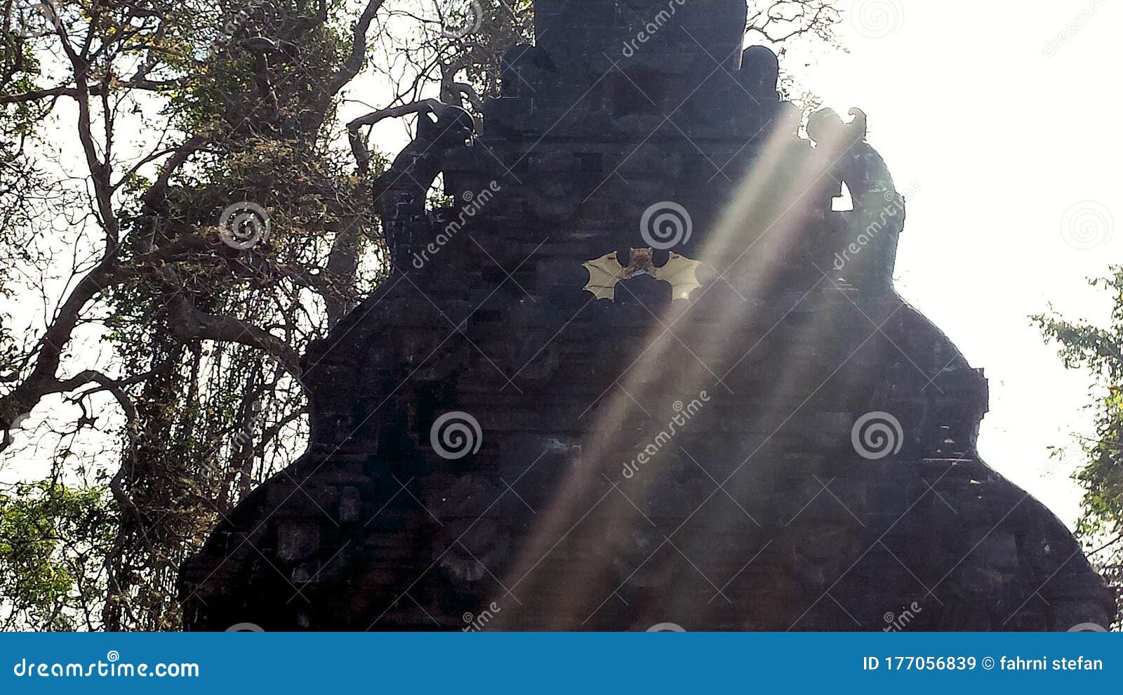Bat Temple in Bali with Sun Rays Stock Image - Image of temple, rays ...