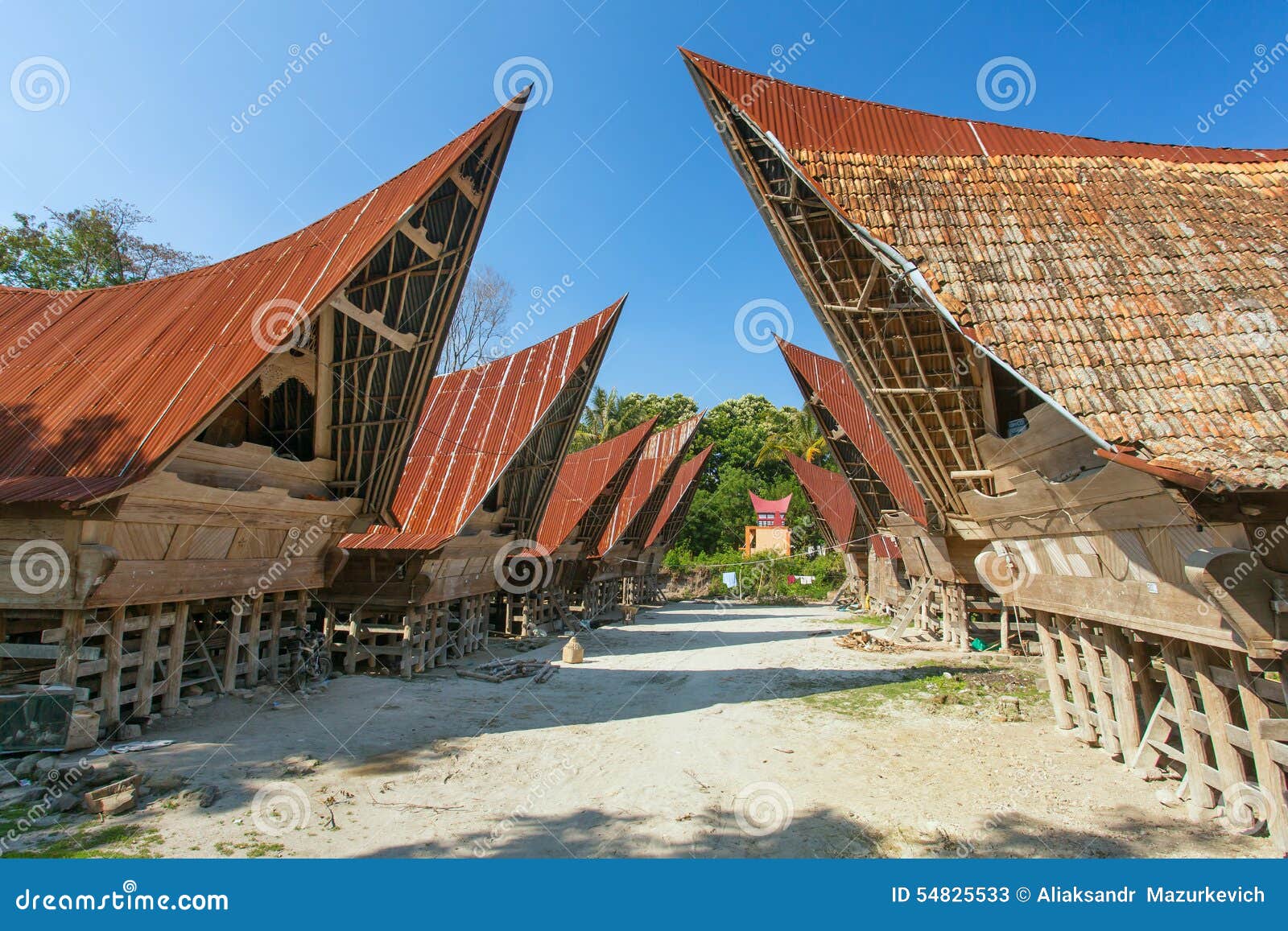 Batakhuizen Op Het Samosir-eiland, Meer Toba Stock Afbeelding - Image ...