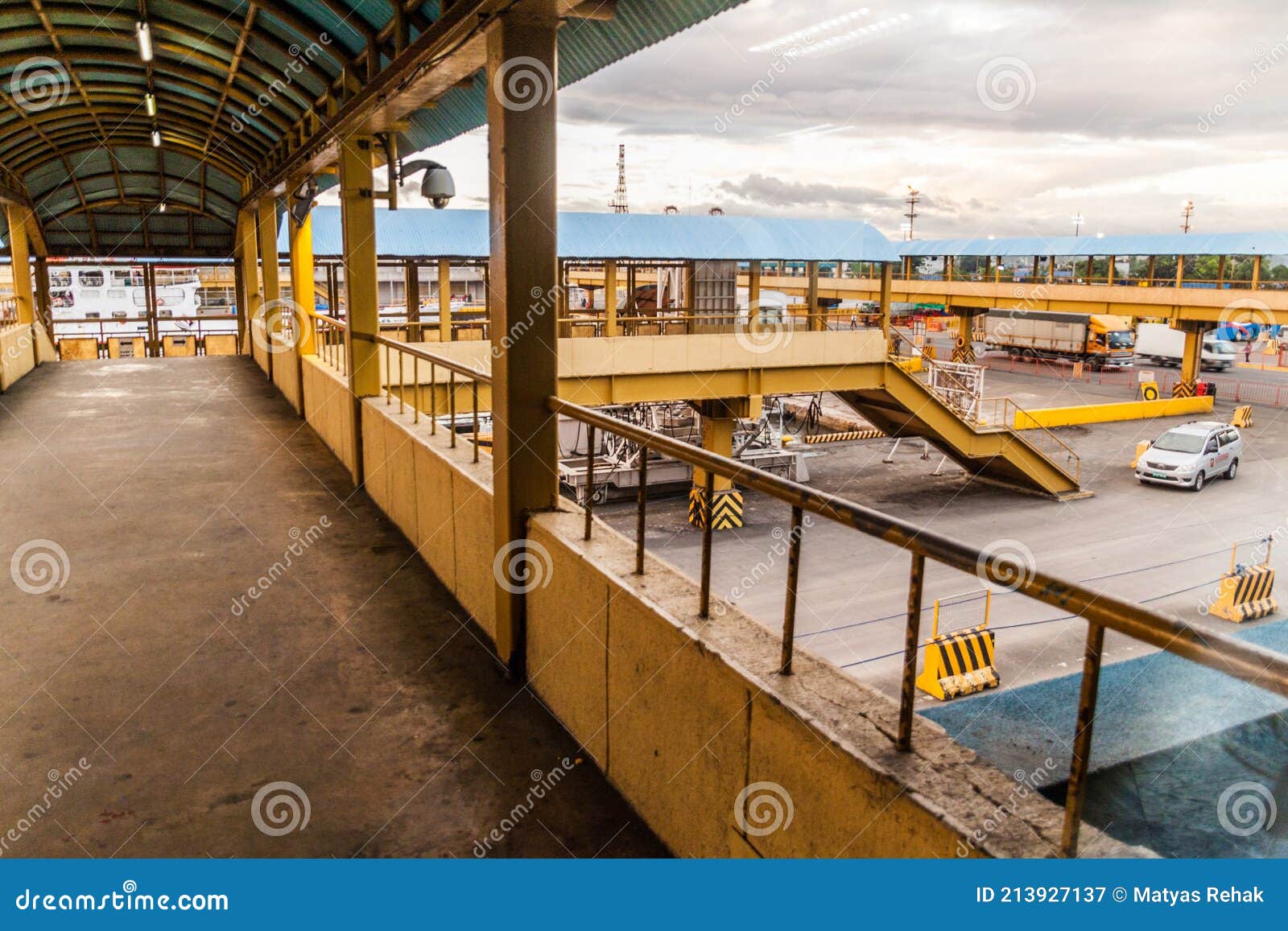 BATANGAS, PHILIPPINES - JANUARY 31, 2018: Pedestrian Overpass in the ...