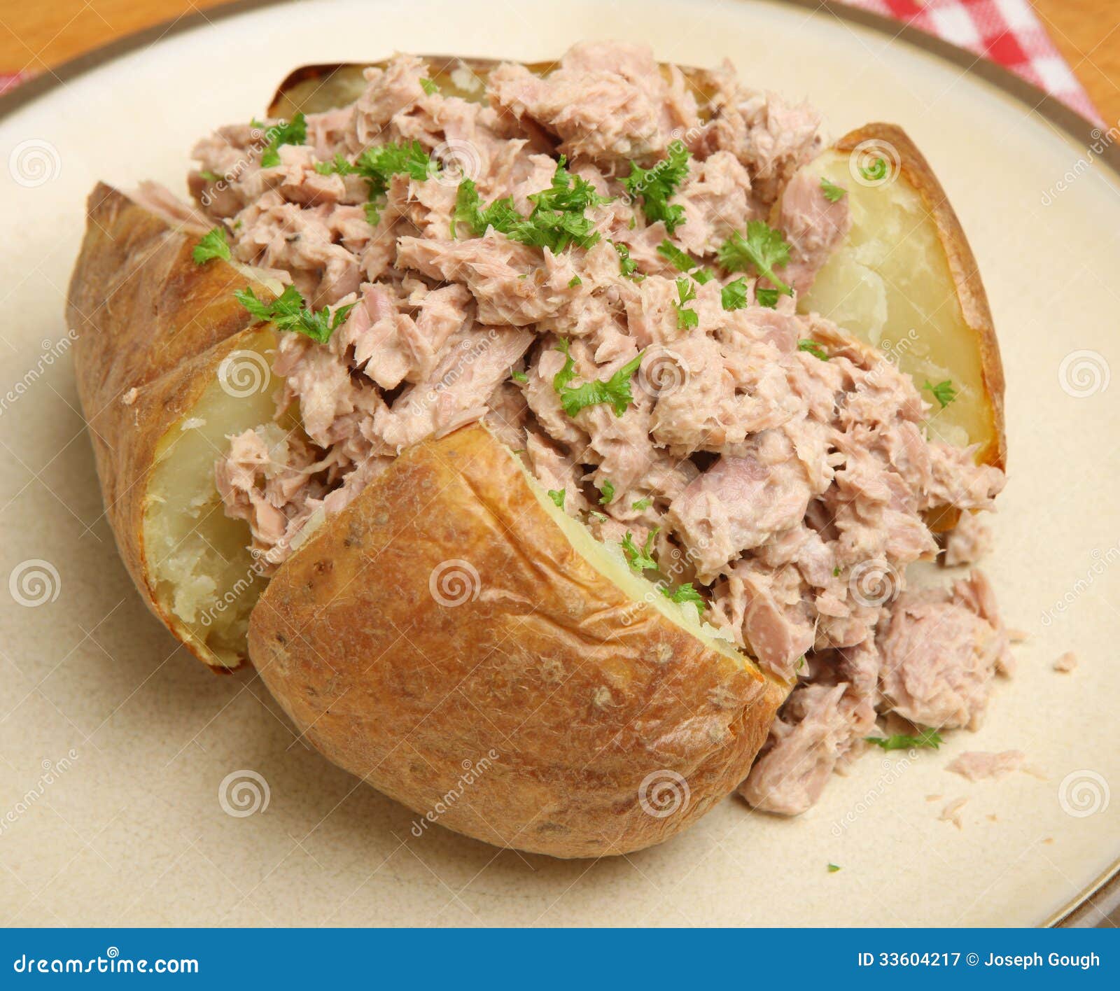 Batata Com Manteiga Com Tuna Mayonnaise Imagem de Stock - Imagem de ...