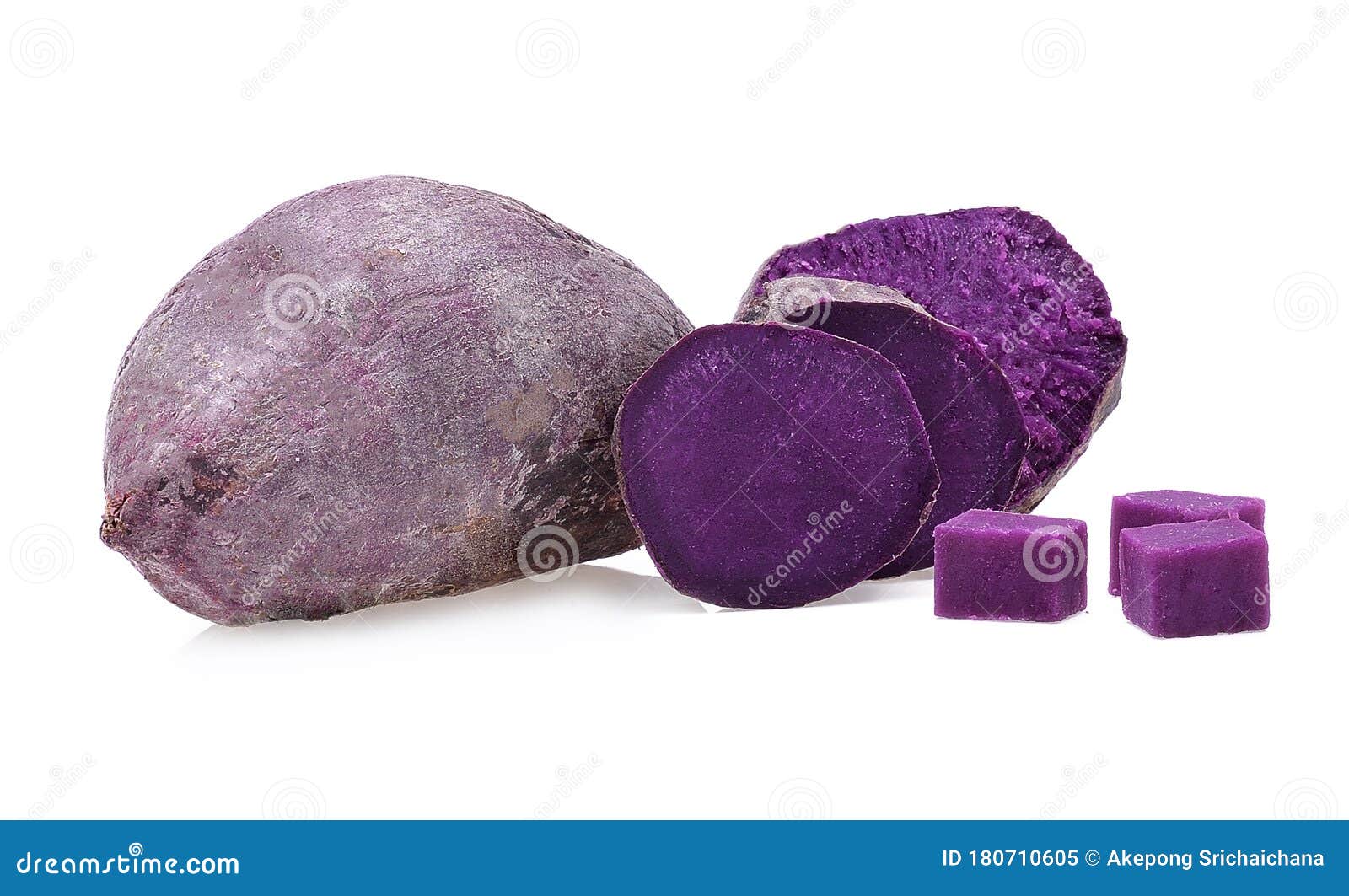 Batatas Moradas Sobre Fondo Blanco Imagen de archivo - Imagen de fondo ...