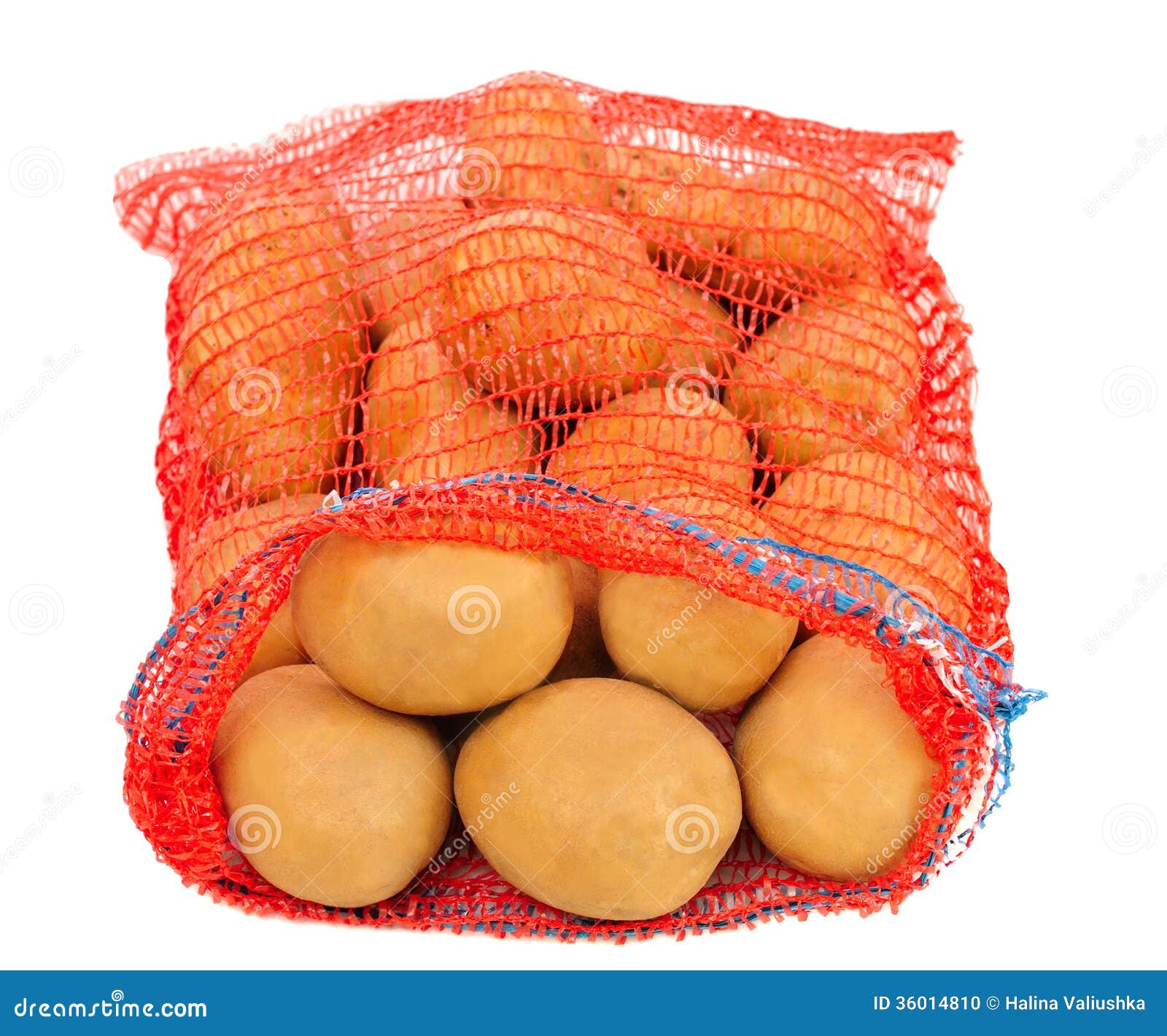 Batatas no saco vermelho foto de stock. Imagem de branco - 36014810