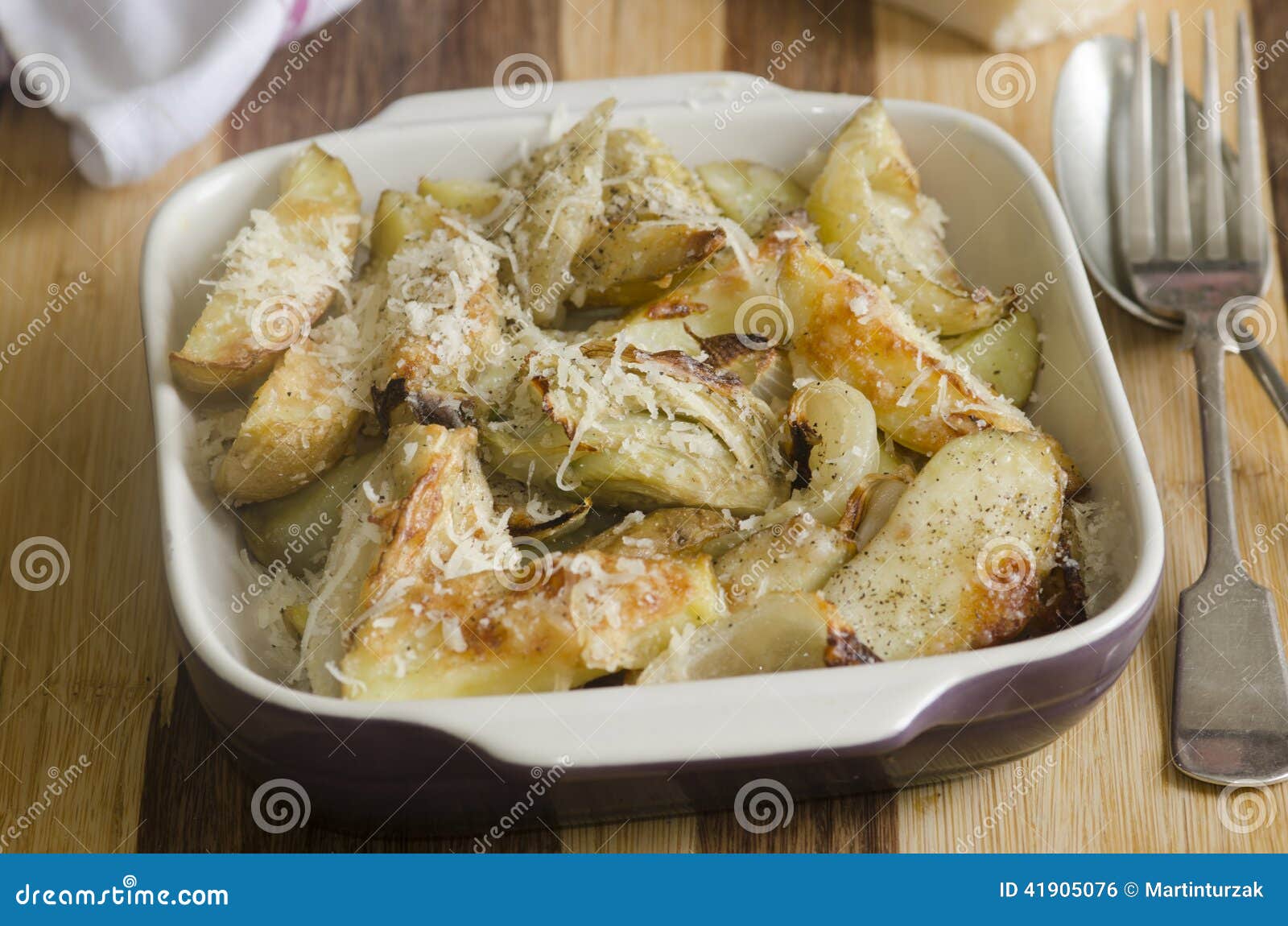 Batatas Roasted foto de stock. Imagem de queijo, assado - 41905076