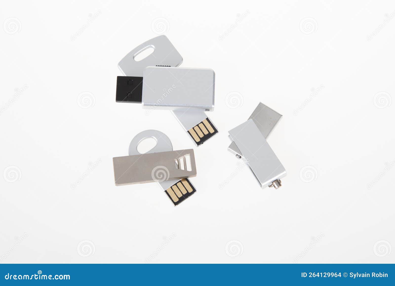 Batch of Multiple Open Different Usb Key for Advertising Mockup Flash ...