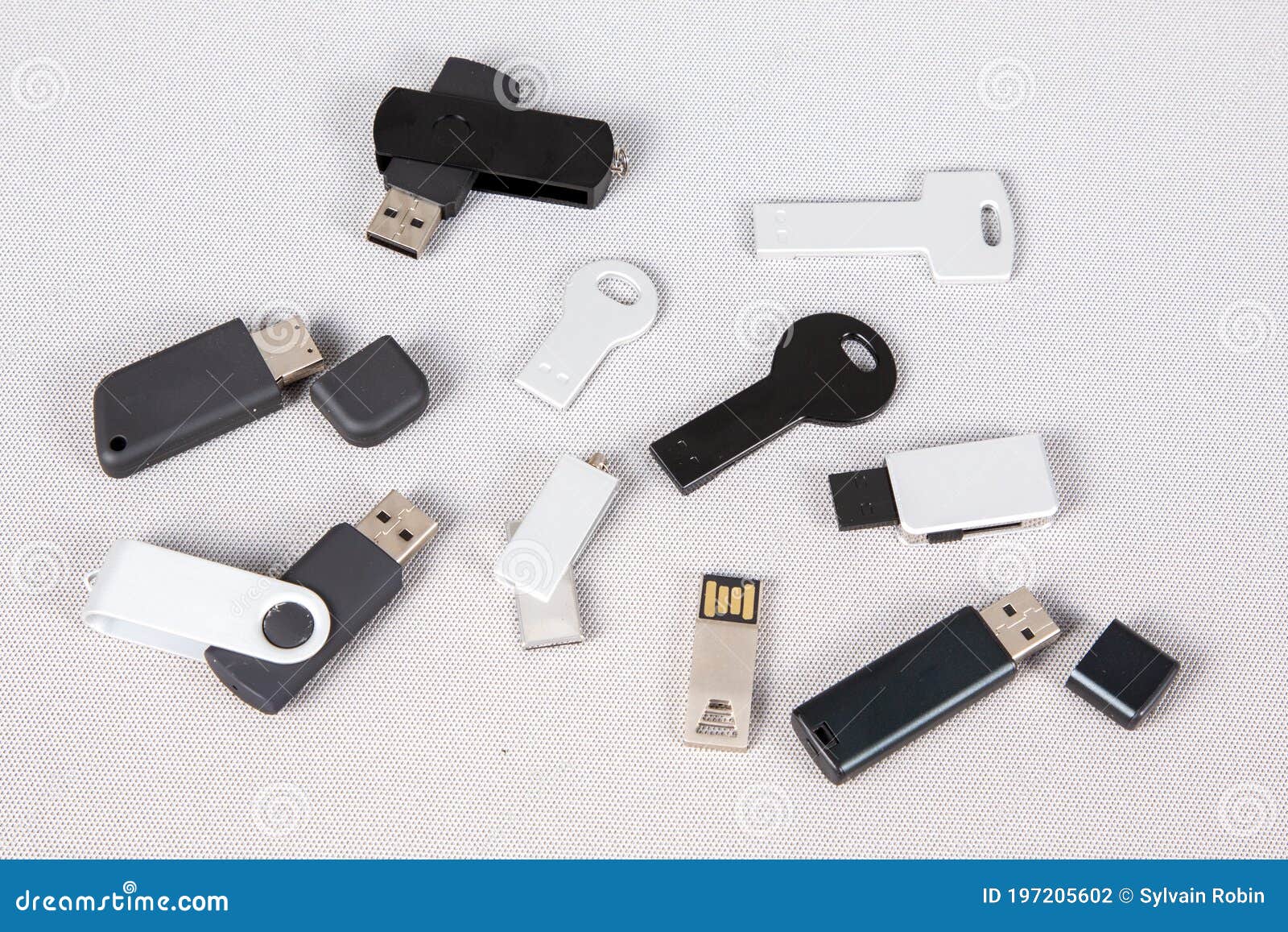 Batch of Multiple Usb Key Flash Drive Black and Grey for Template and ...