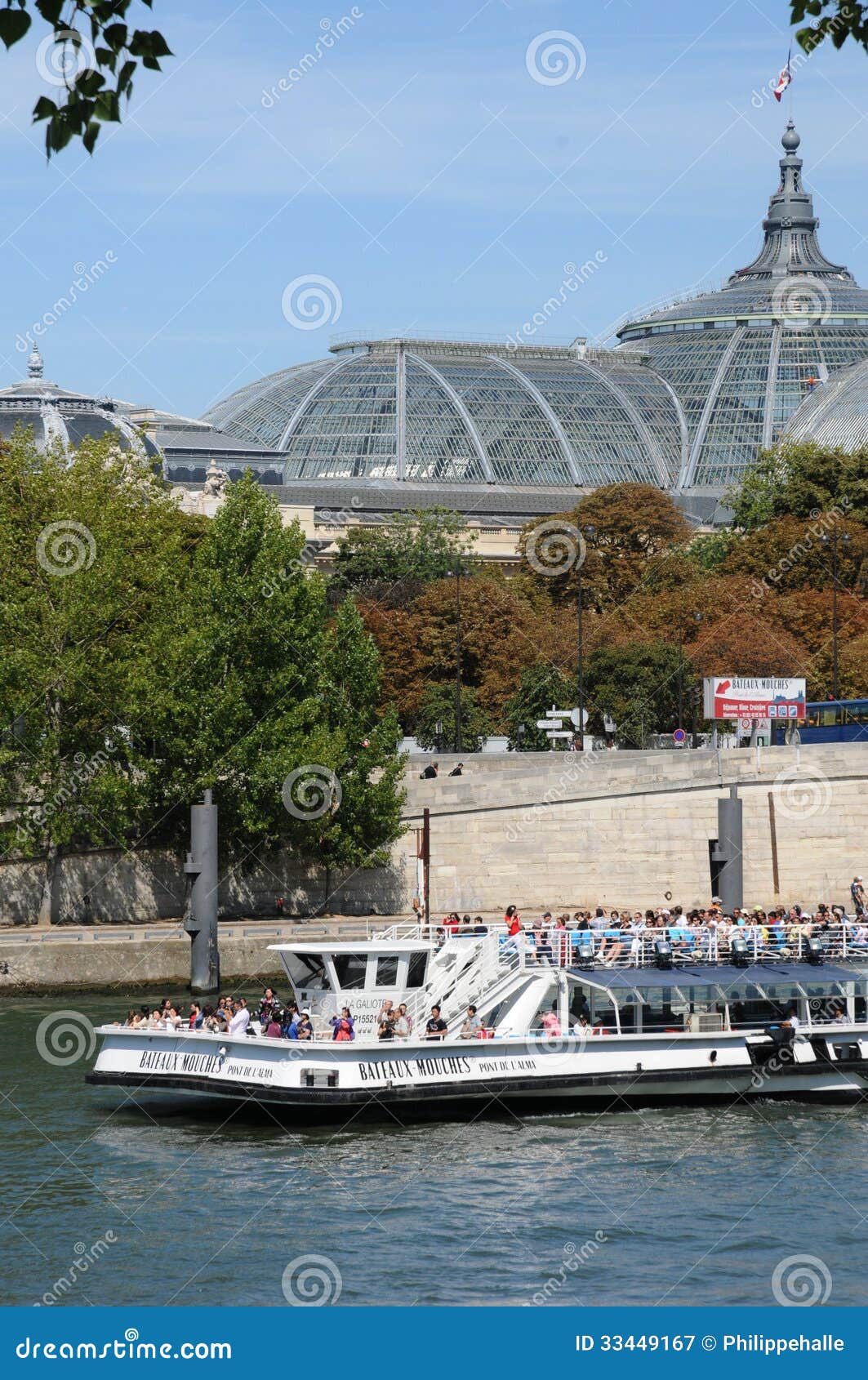 Bateau Mouche on the Seine River in Paris Editorial Photography - Image ...