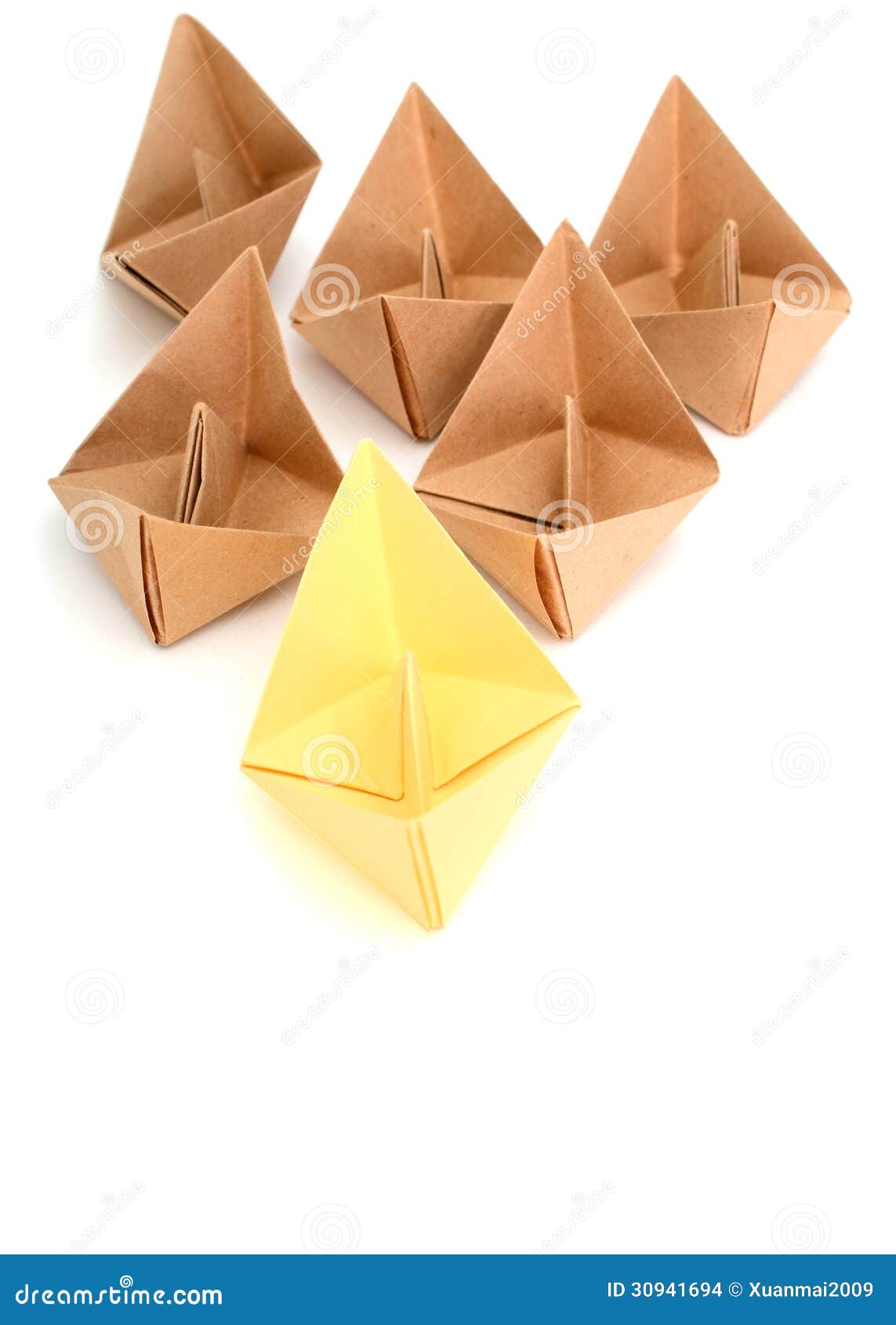 Bateaux de Papercraft photo stock. Image du bateau, papier - 30941694