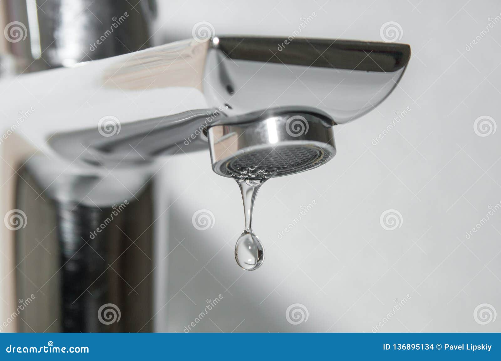 Bath Faucet with Water Drop Stock Photo - Image of closeup, sink: 136895134