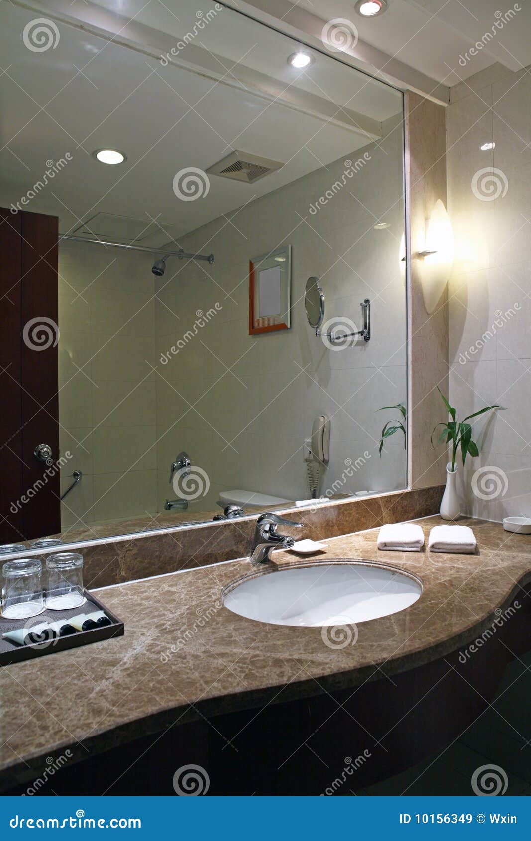 Bathroom stock image. Image of shiny, rooms, clean, classy - 10156349