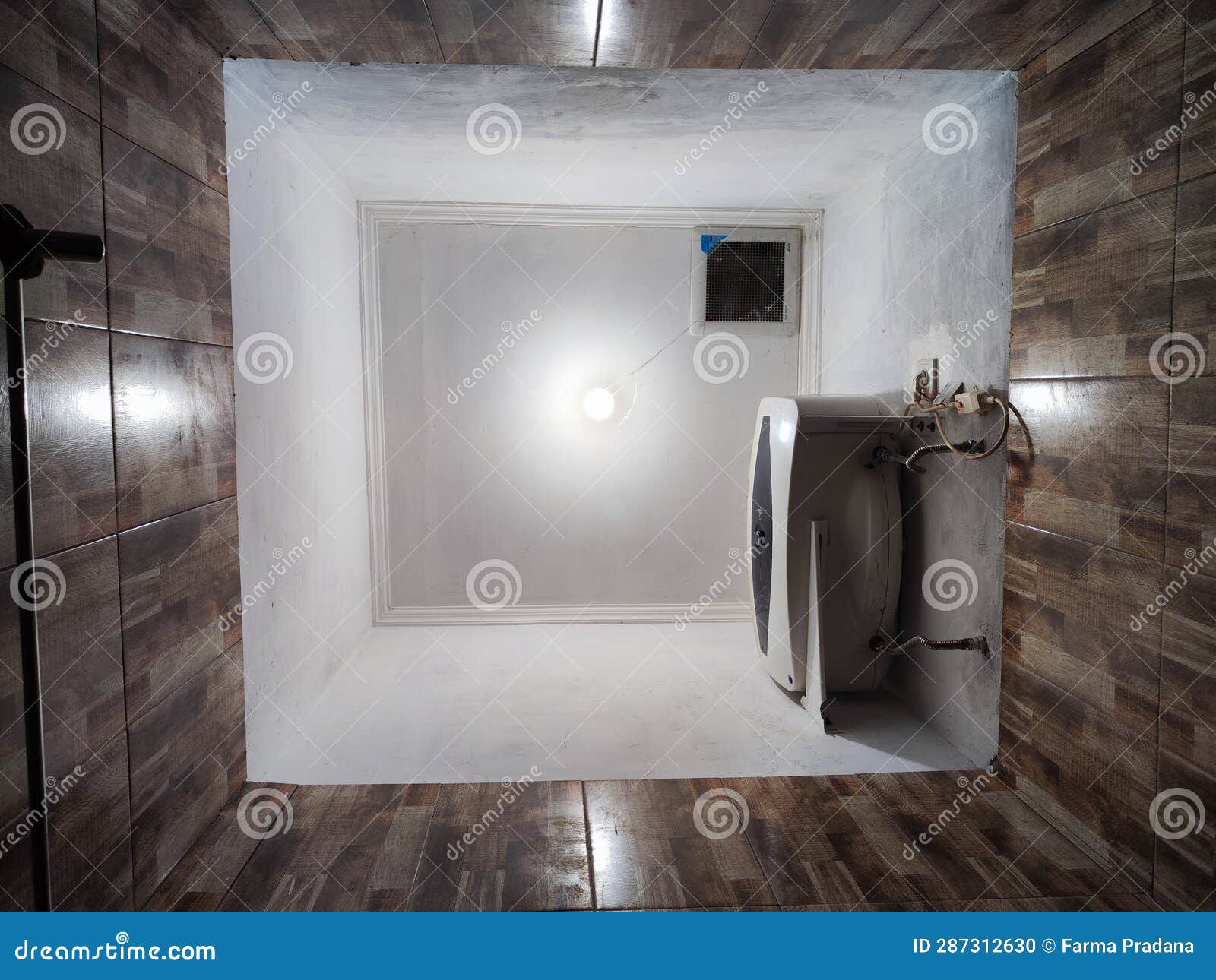 Bathroom Ceiling Bottom View Stock Photo - Image of ceiling, bottom ...