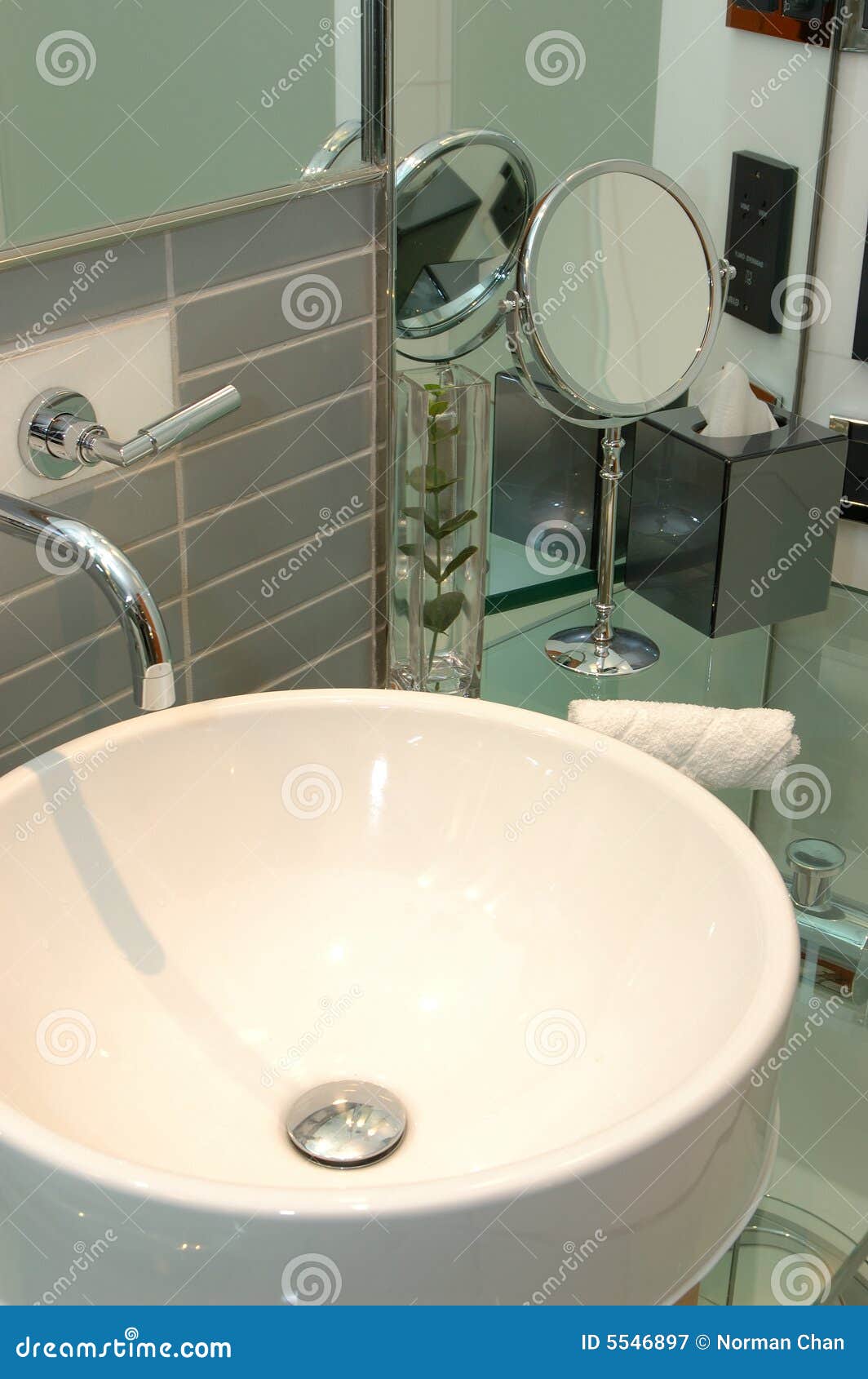 Bathroom sink stock image. Image of inside, washroom, bathtub - 5546897